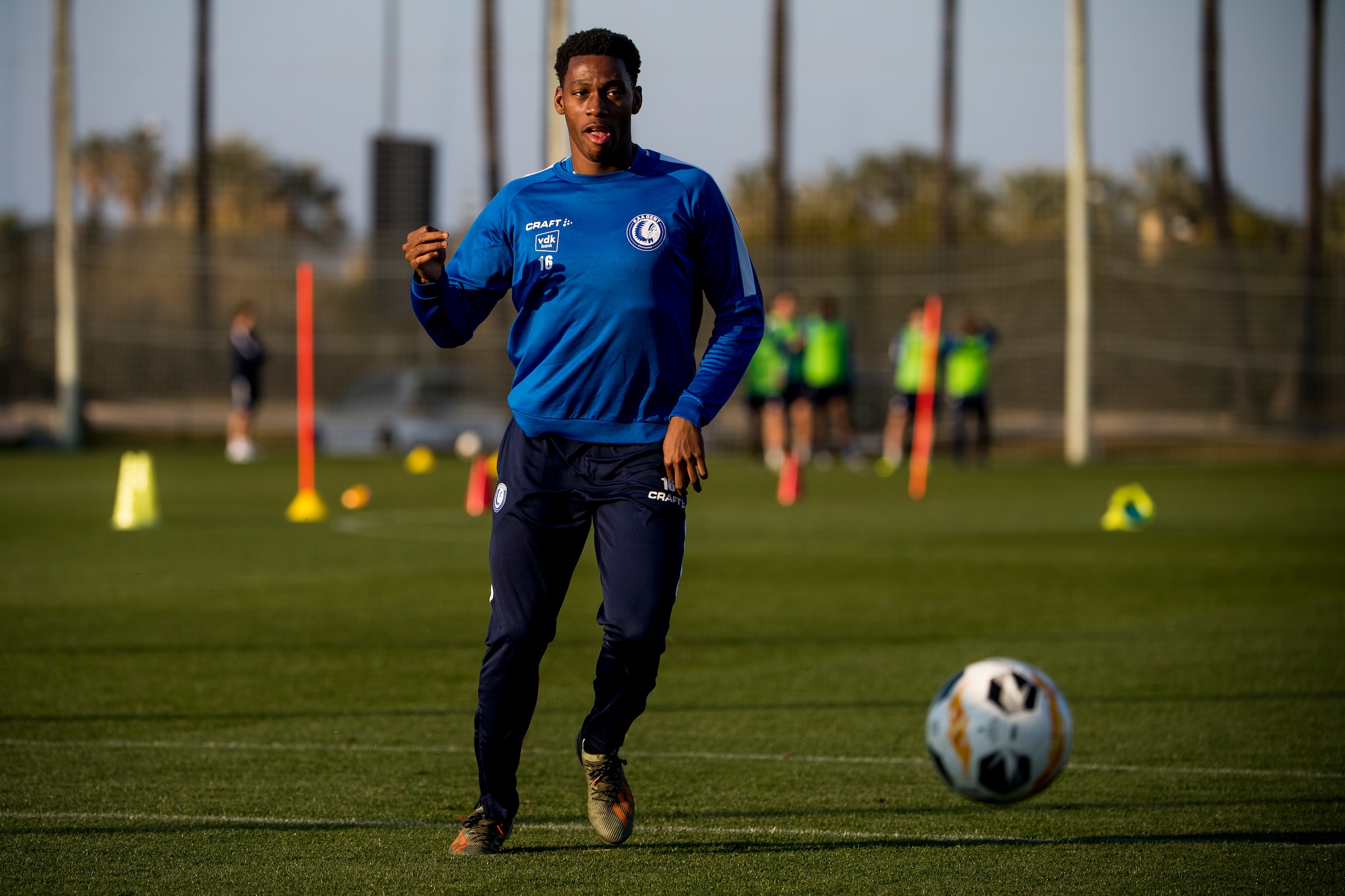 De donkere december van Jonathan David: ‘Ik zat helemaal alleen op de ...