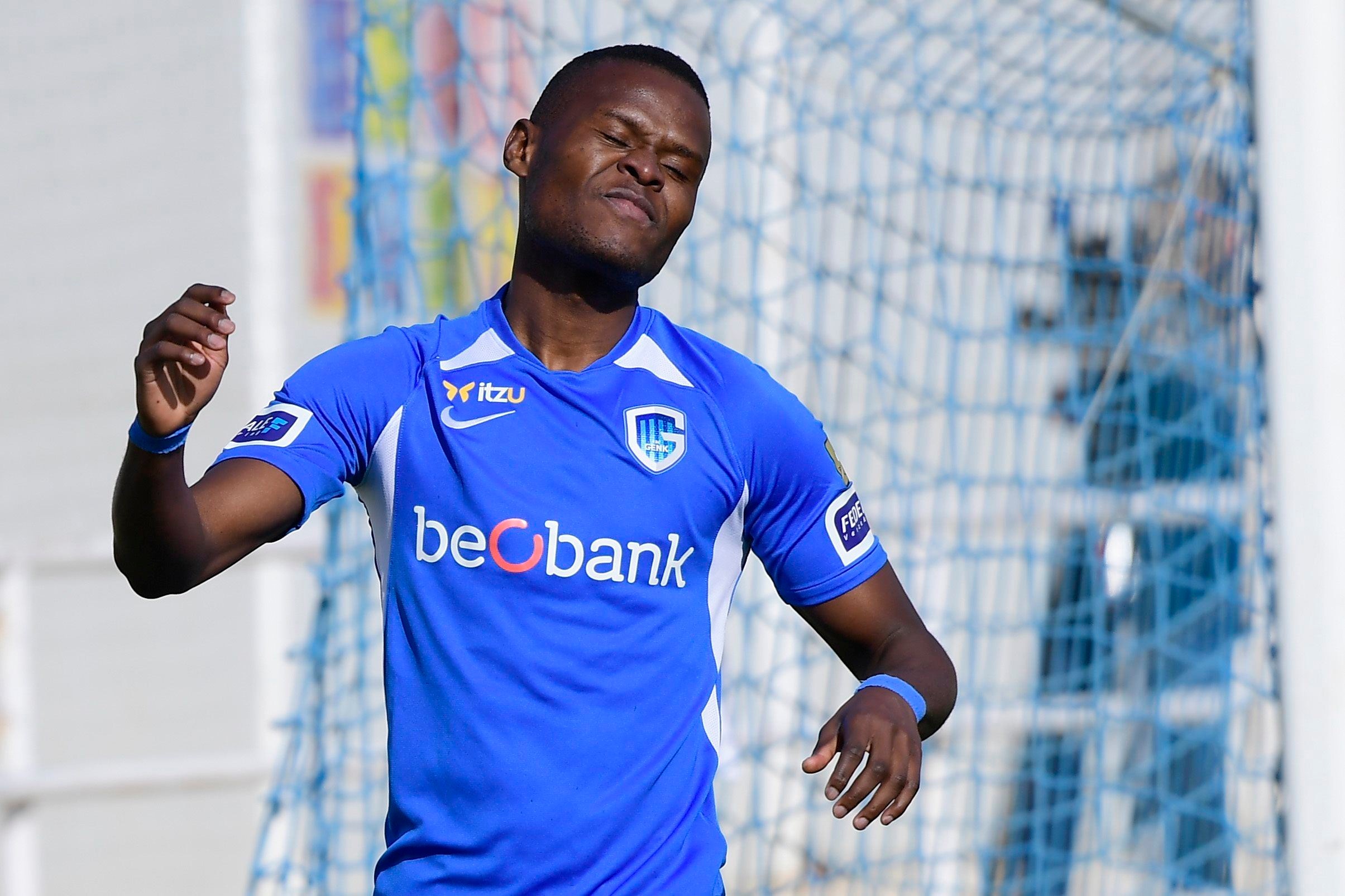 Droom voor Samatta, klap voor Genk: topschutter op weg naar Premier ...