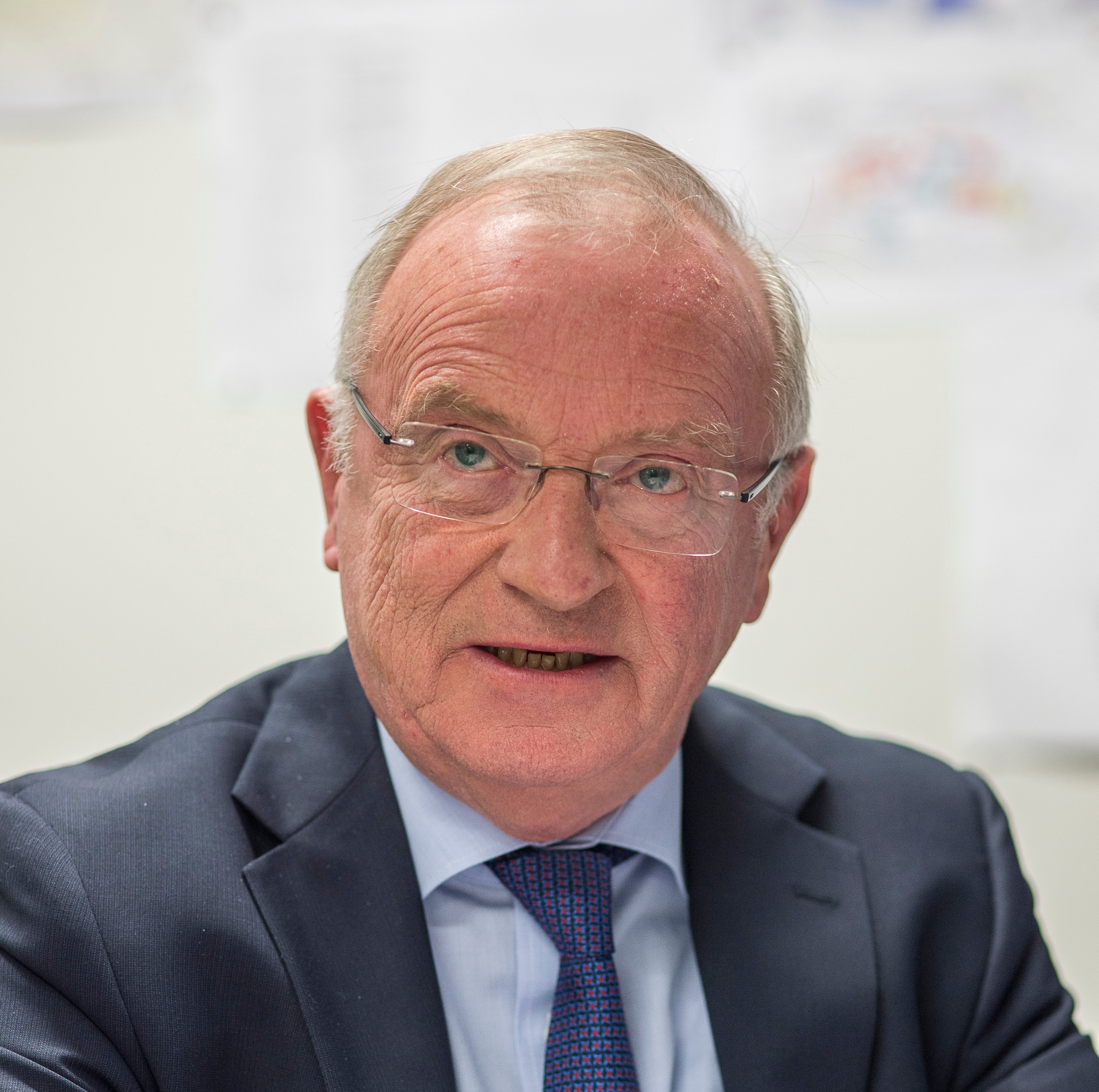 Benoemingscarrousel VRT op gang: Luc Van Den Brande mag blijven als N ...