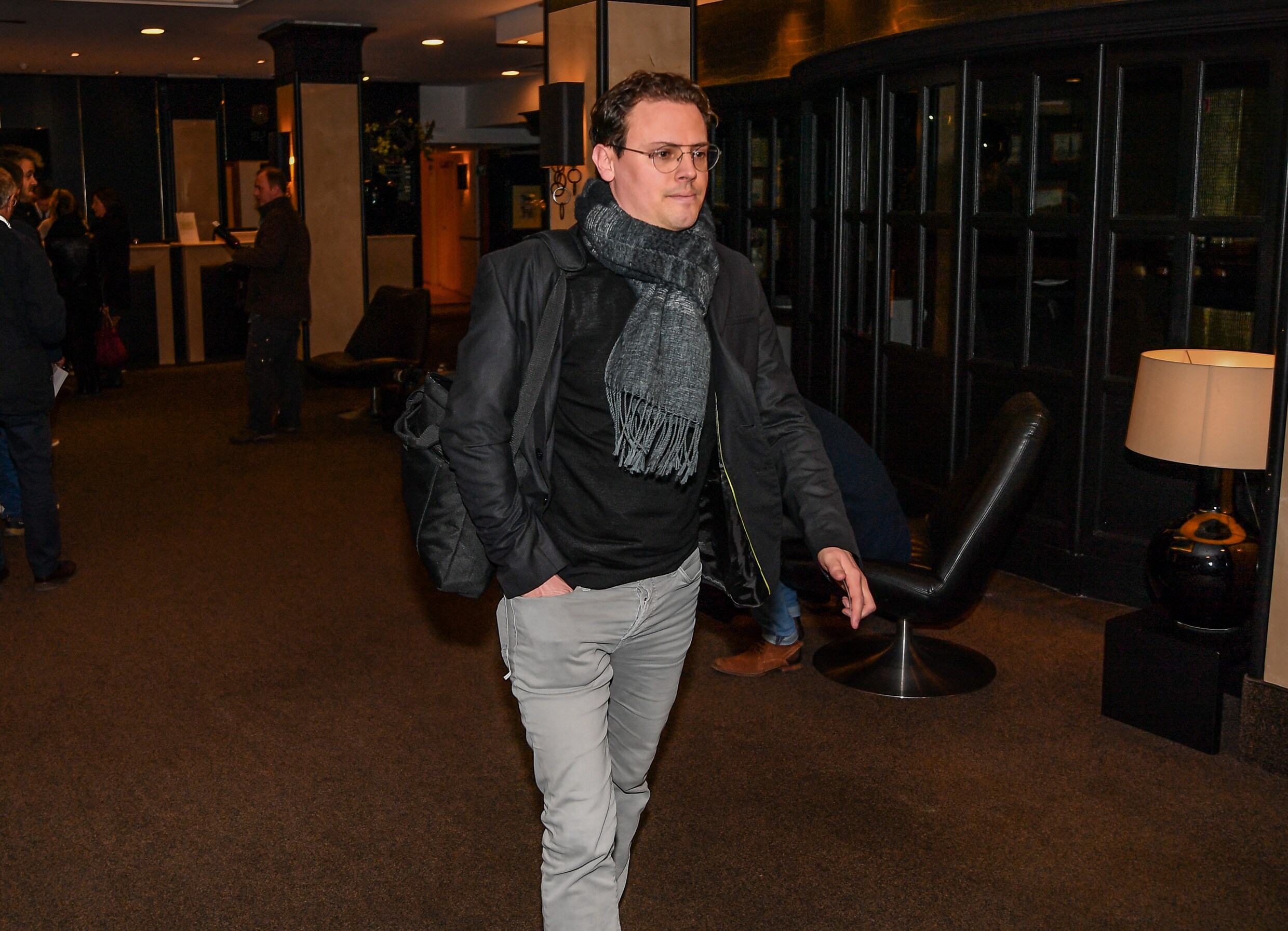 Geen witte rook over mediacontract: voetbalclubs discussiëren over ...