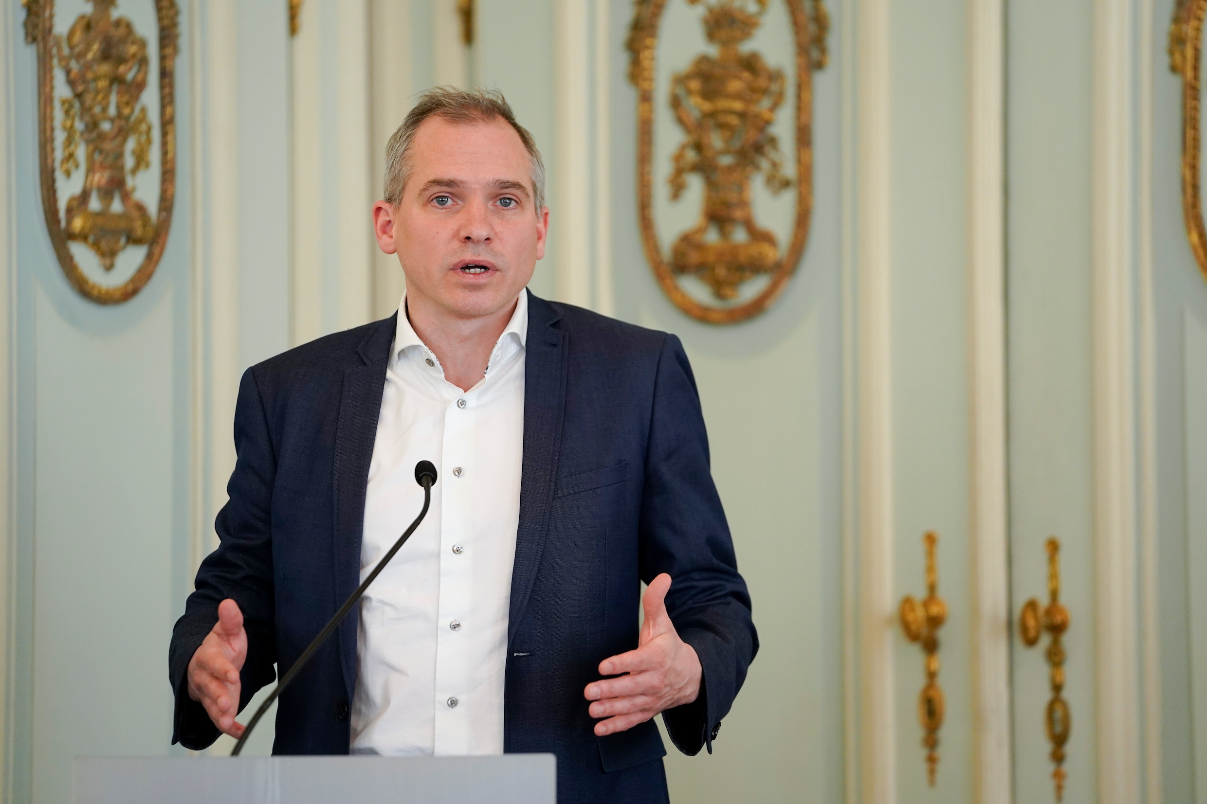 Vlaamse regering bekijkt begroting: ‘Nu crisis indammen, maar ook ...