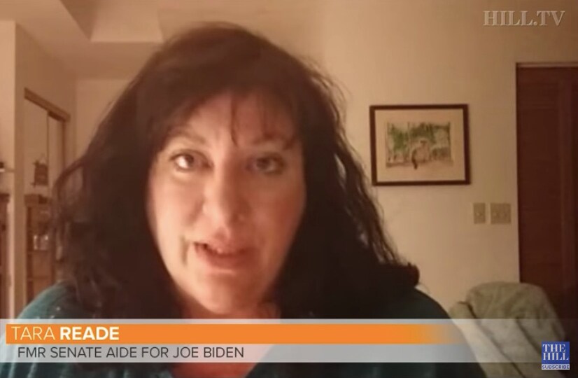 Vrouw die Joe Biden beschuldigde van aanranding, verschijnt plots op ...