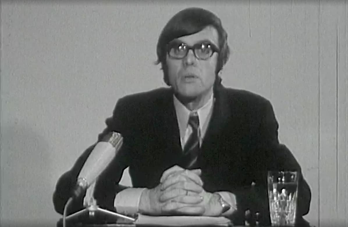 ‘Magesien’ is edgy grasduinen door ‘De ideale wereld’ van 1968 | De Morgen