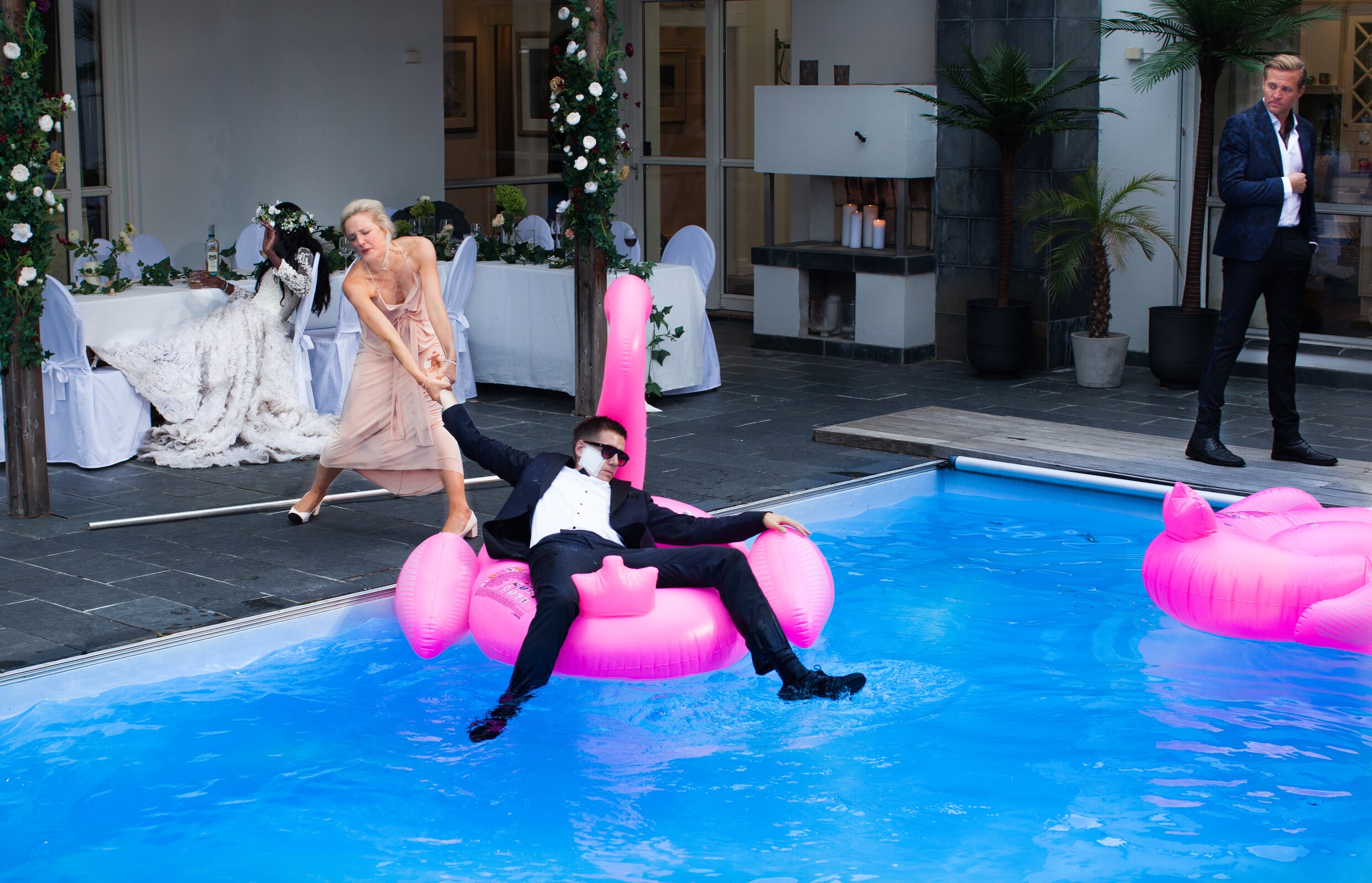 ‘Exit’: de verdorven wereld van geld, coke en prostituees | De Morgen