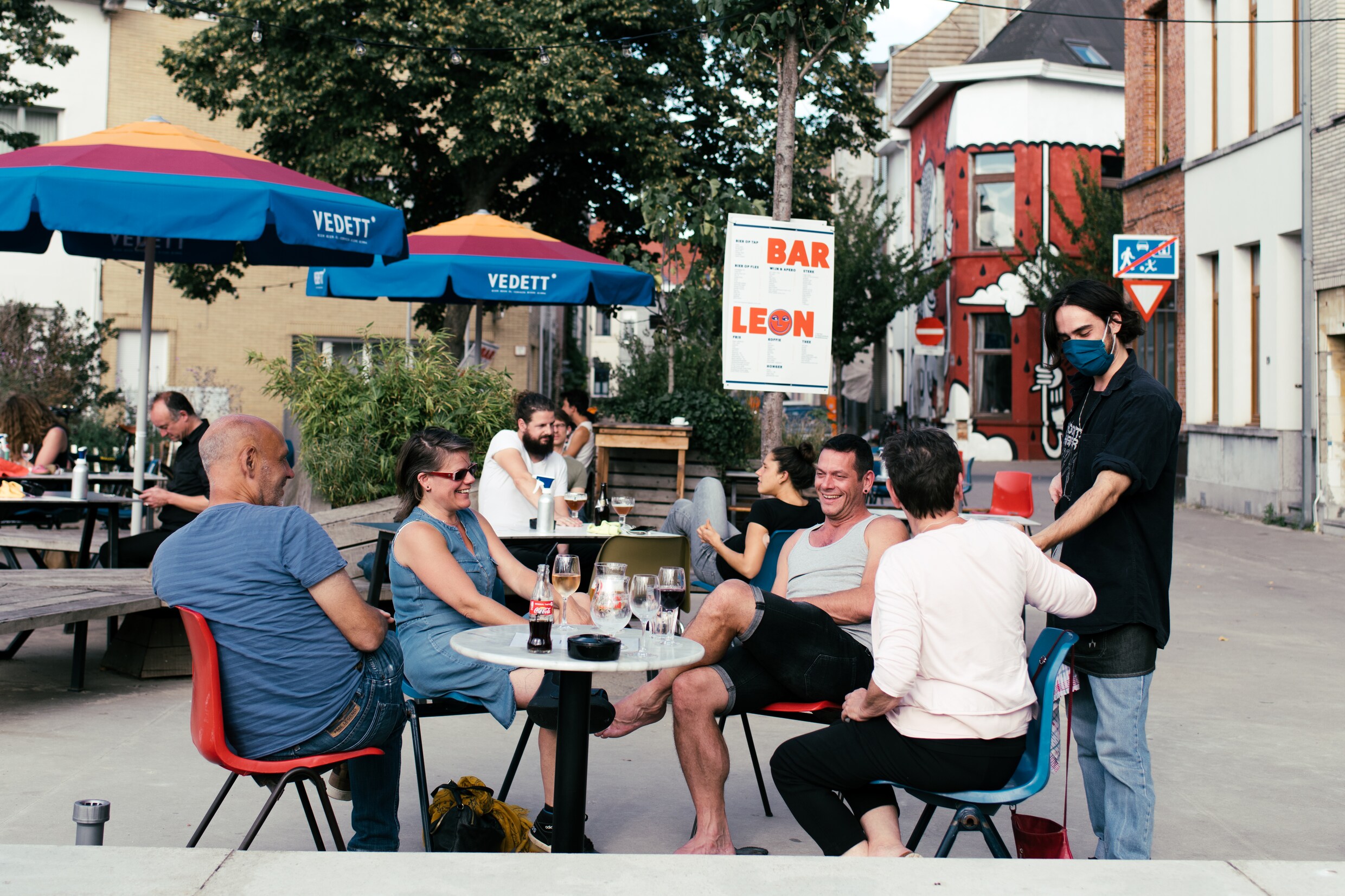 Wat betekent de Antwerpse avondklok voor u? | De Morgen