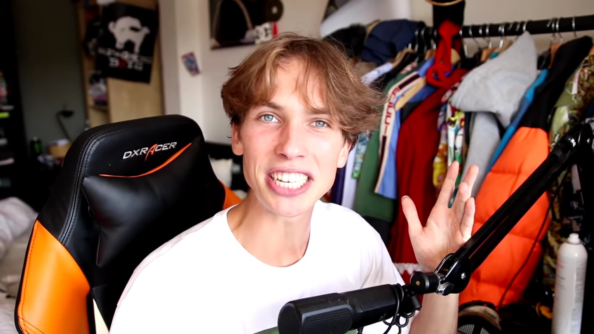 Reuzegom-video van YouTuber Acid offline gehaald: ‘Voorlopig mag hij ...