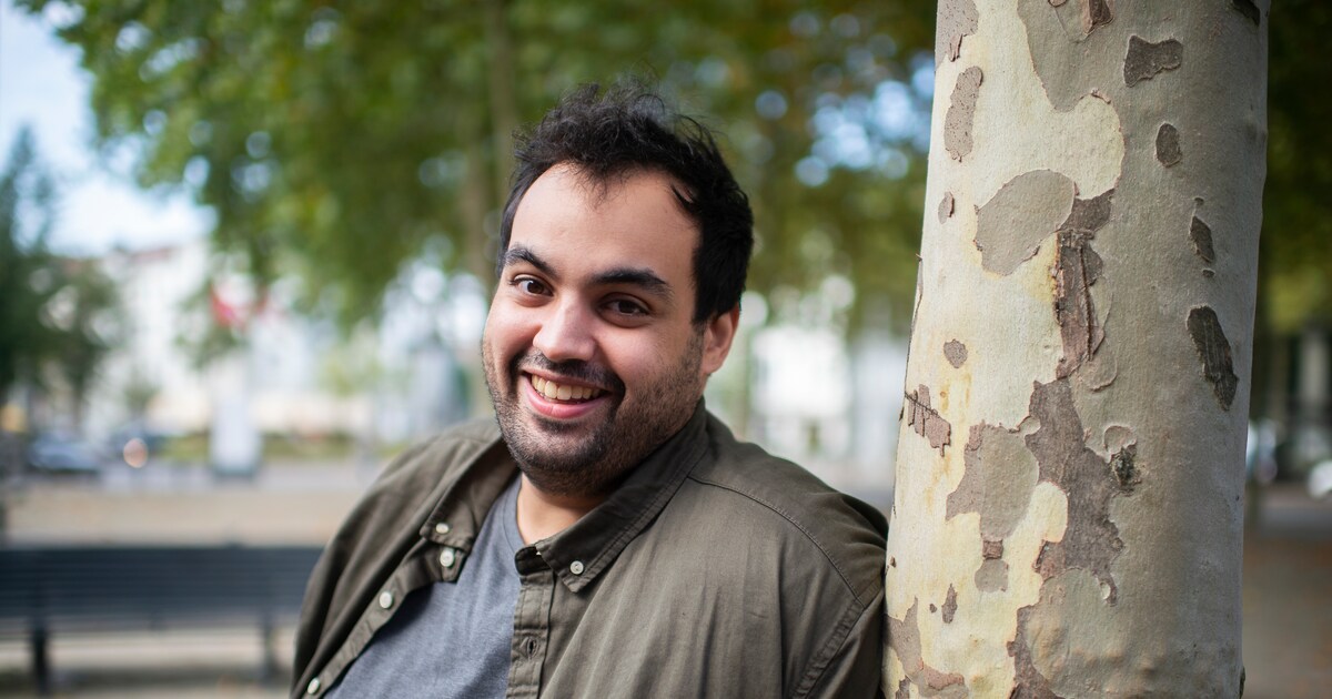 Comedian Kamal Kharmach zegt benaderd te zijn geweest door ...