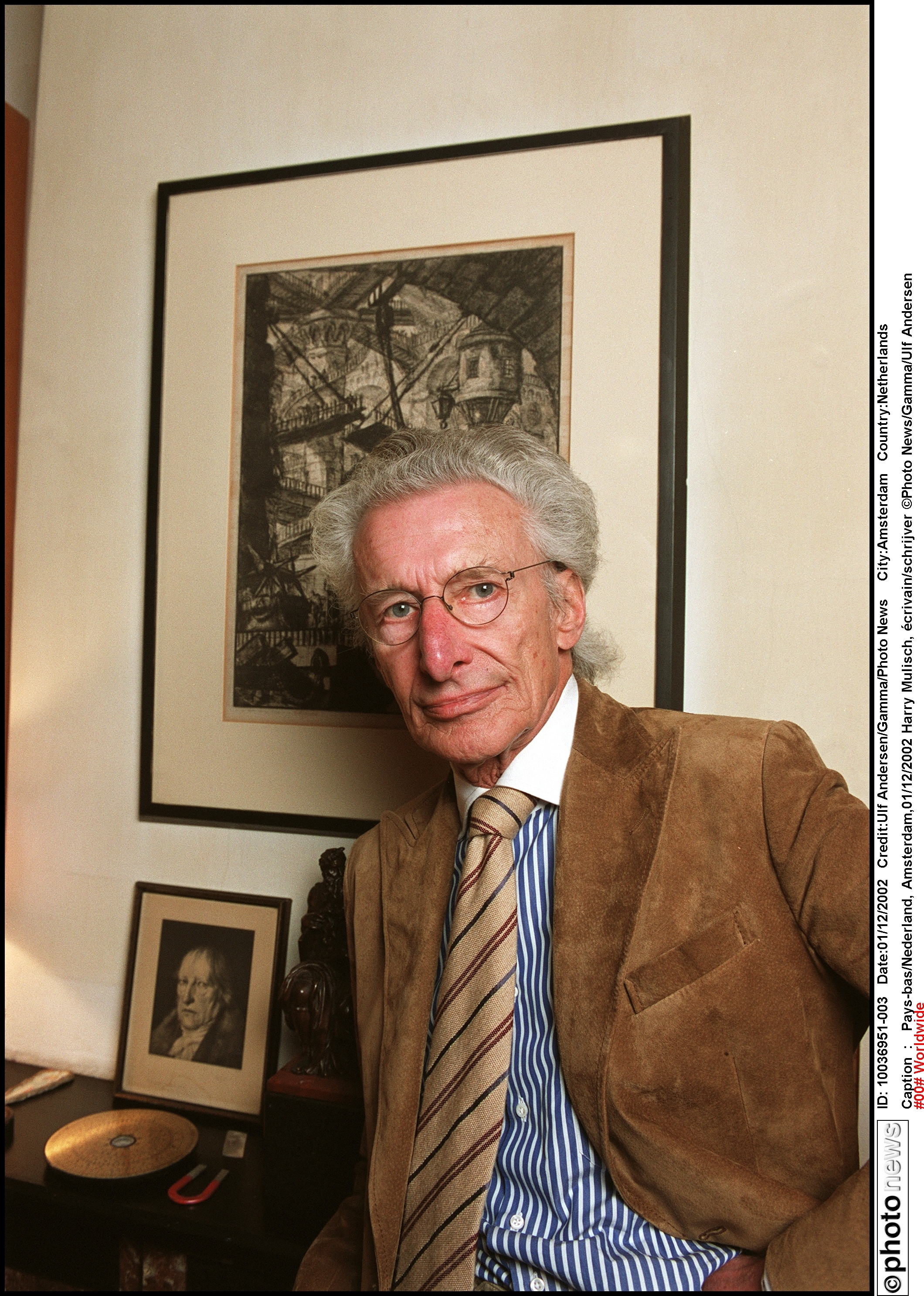 Dagboeken en liefdesbrieven van Nederlandse schrijver Mulisch onder de ...