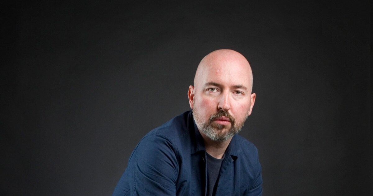 Douglas Stuart wint de prestigieuze Booker Prize met zijn debuutroman ...