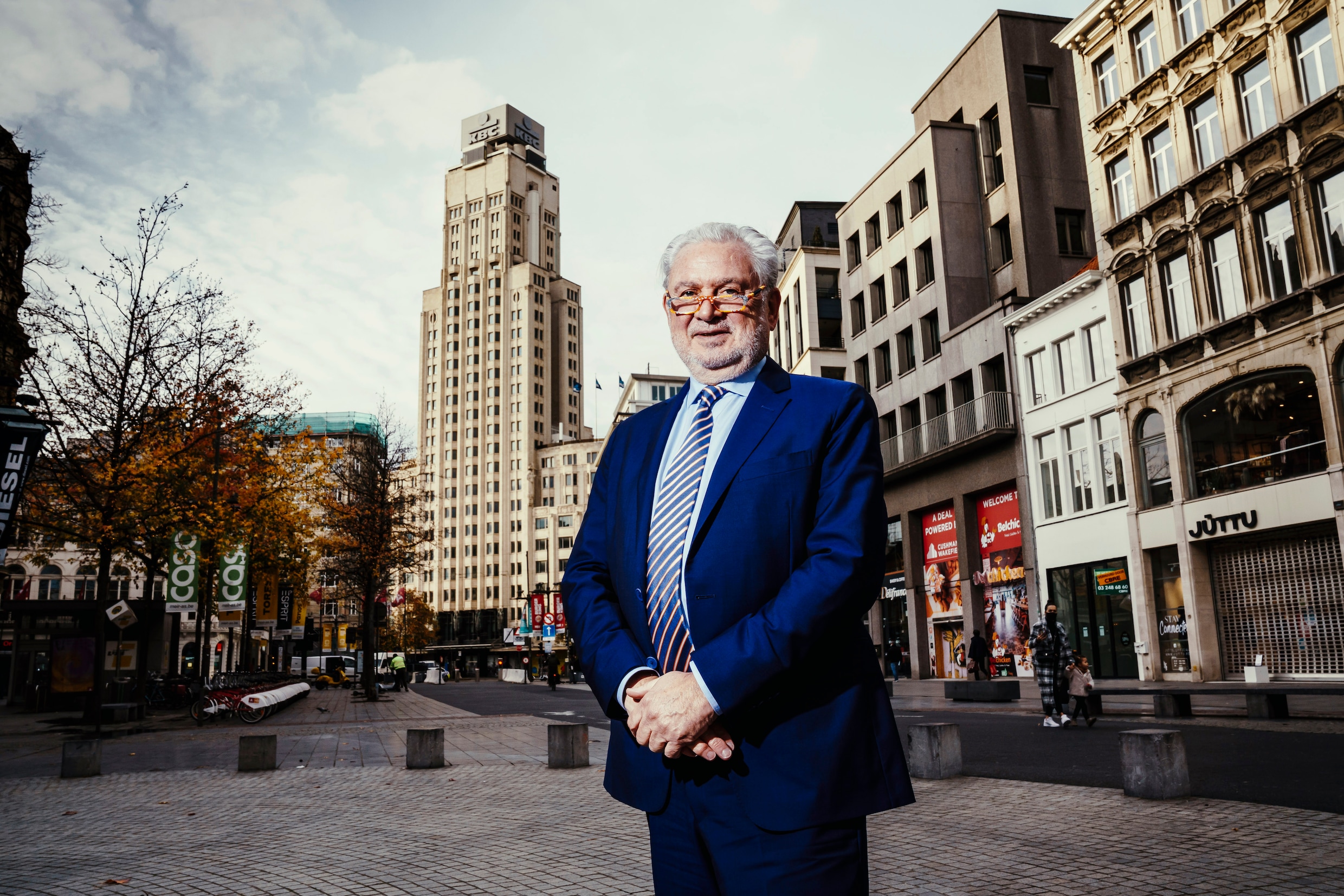 Fernand Huts krijgt groen licht om Boerentoren te ‘onthoofden’ (én te ...