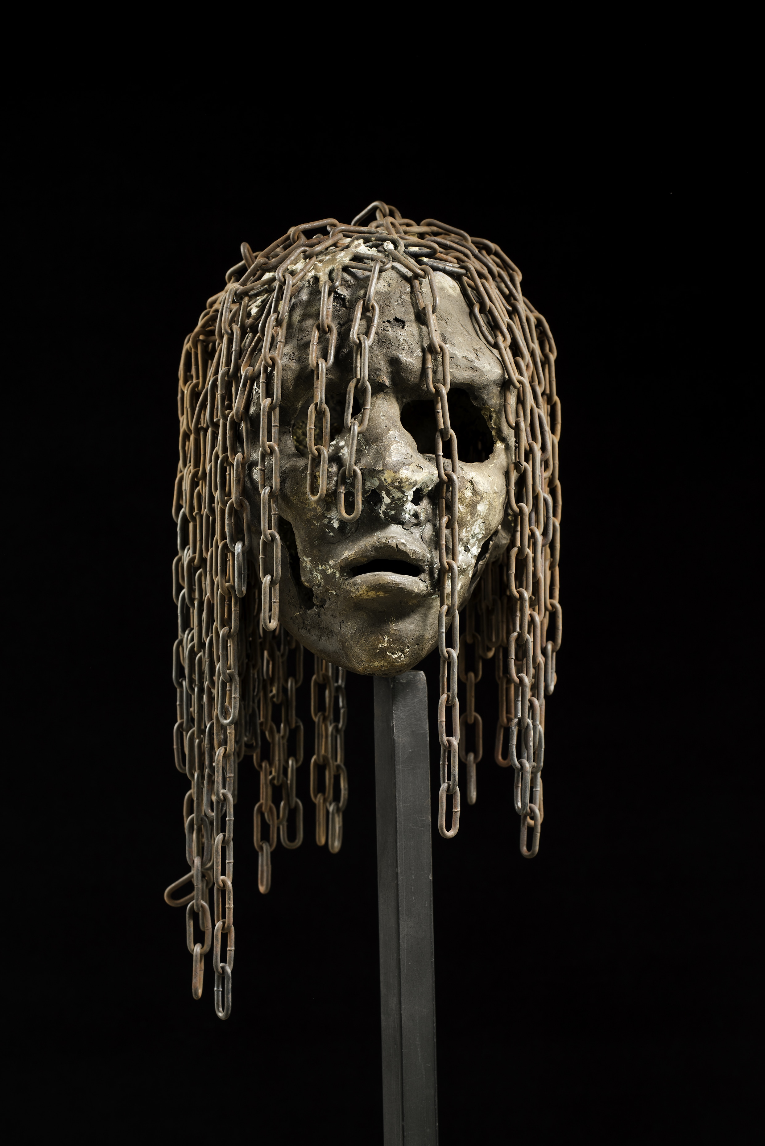 Een monumentale mengelmoes: Congolese kunstenaar Freddy Tsimba in het ...