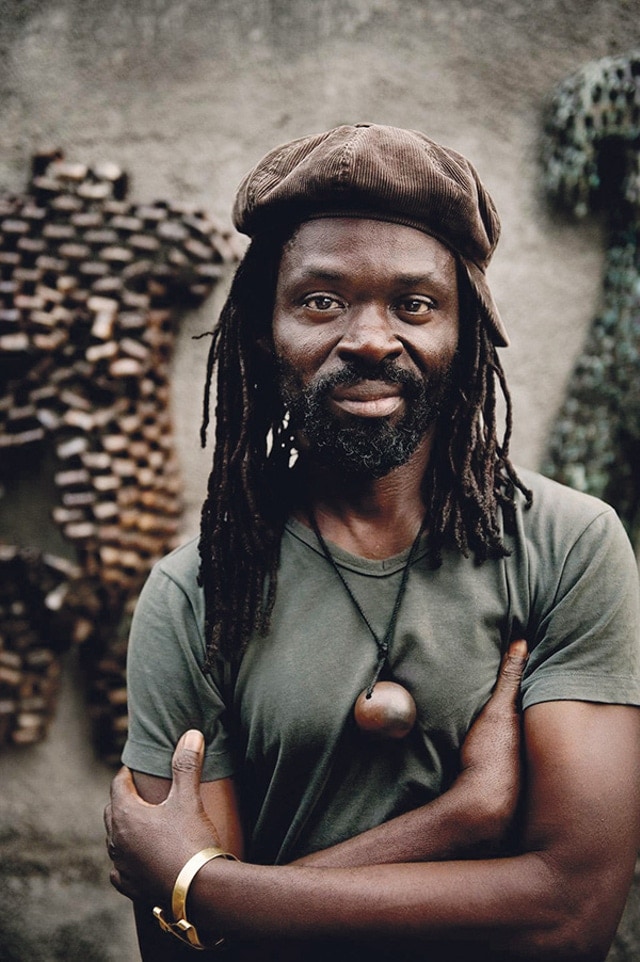 Een monumentale mengelmoes: Congolese kunstenaar Freddy Tsimba in het ...