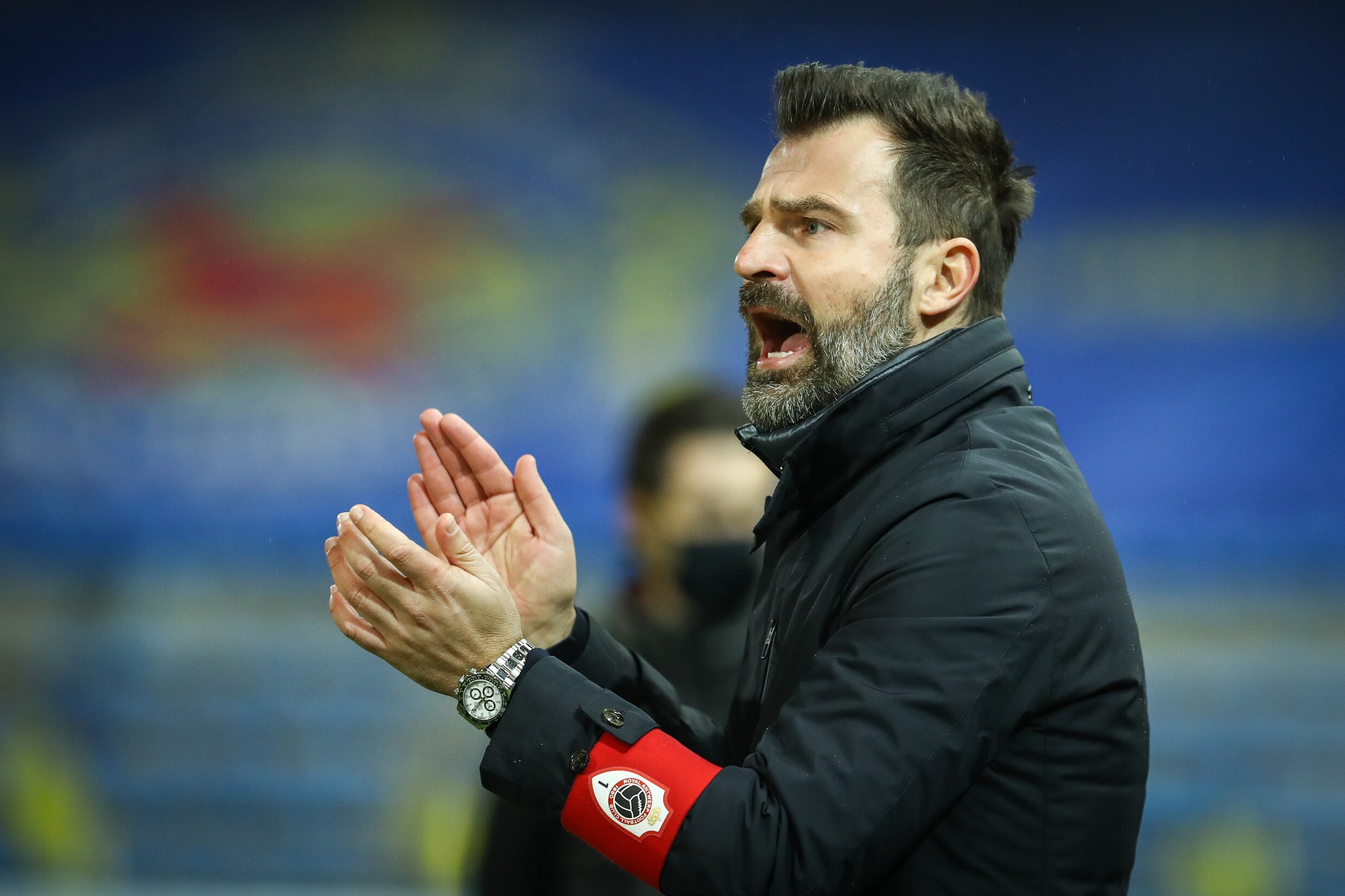 Leko moet financieel noodlijdend Standard dichter bij de top zes ...