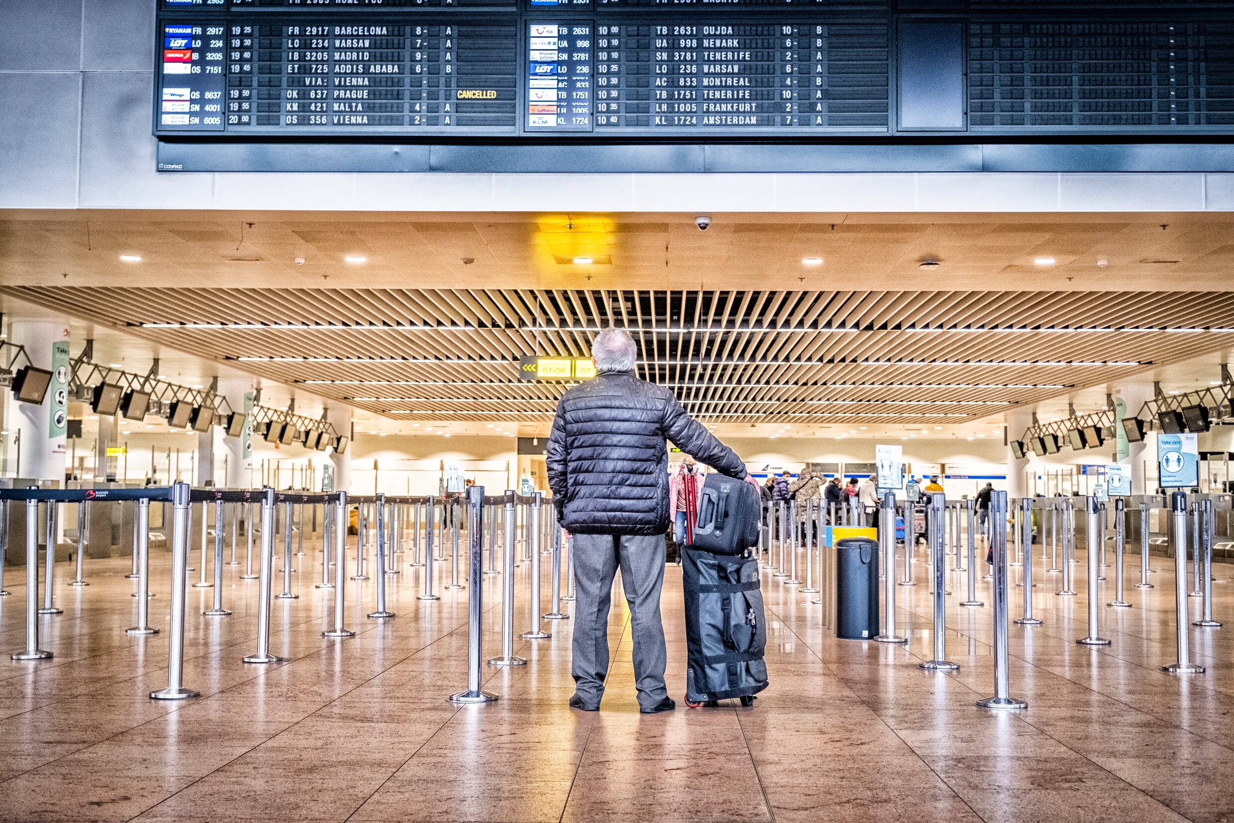 Tienduizenden uit rode zone terugkerende Belgen laten zich niet testen ...