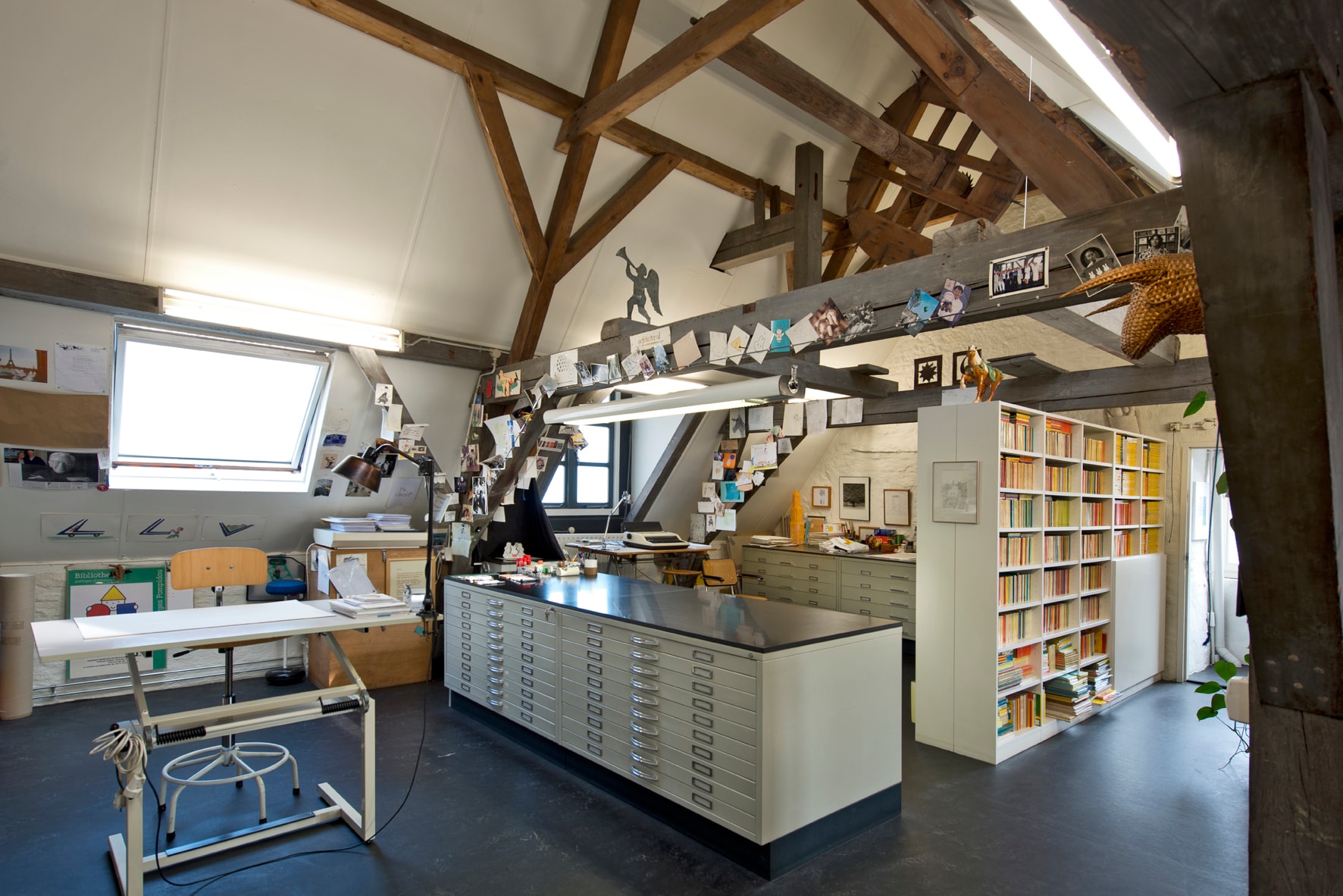 Hoe lief Nijntje ook lijkt, zelf was Dick Bruna een nogal norse ...