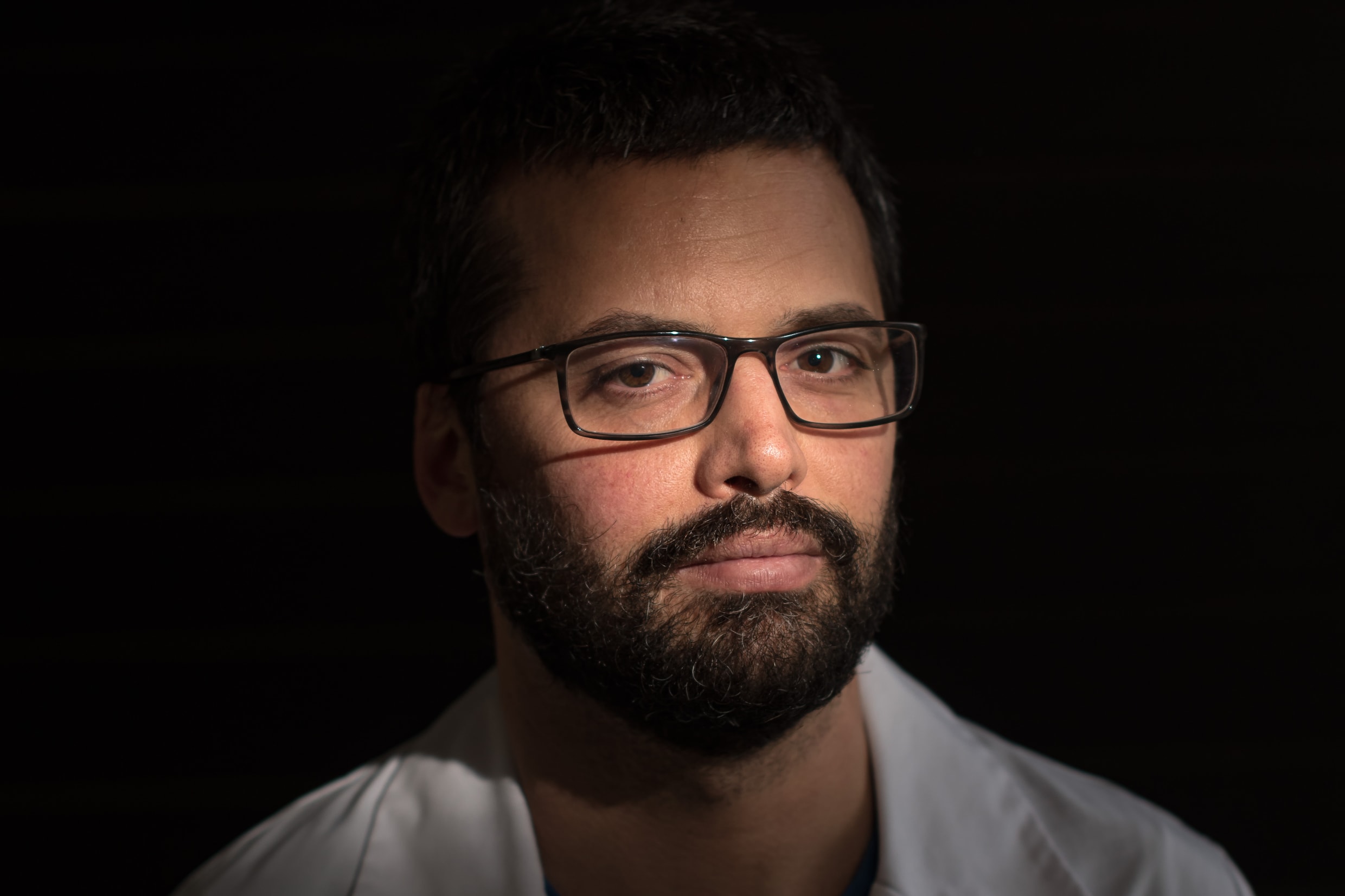 Viroloog Emmanuel André: ‘Ik sluit niet uit dat we opnieuw in lockdown ...