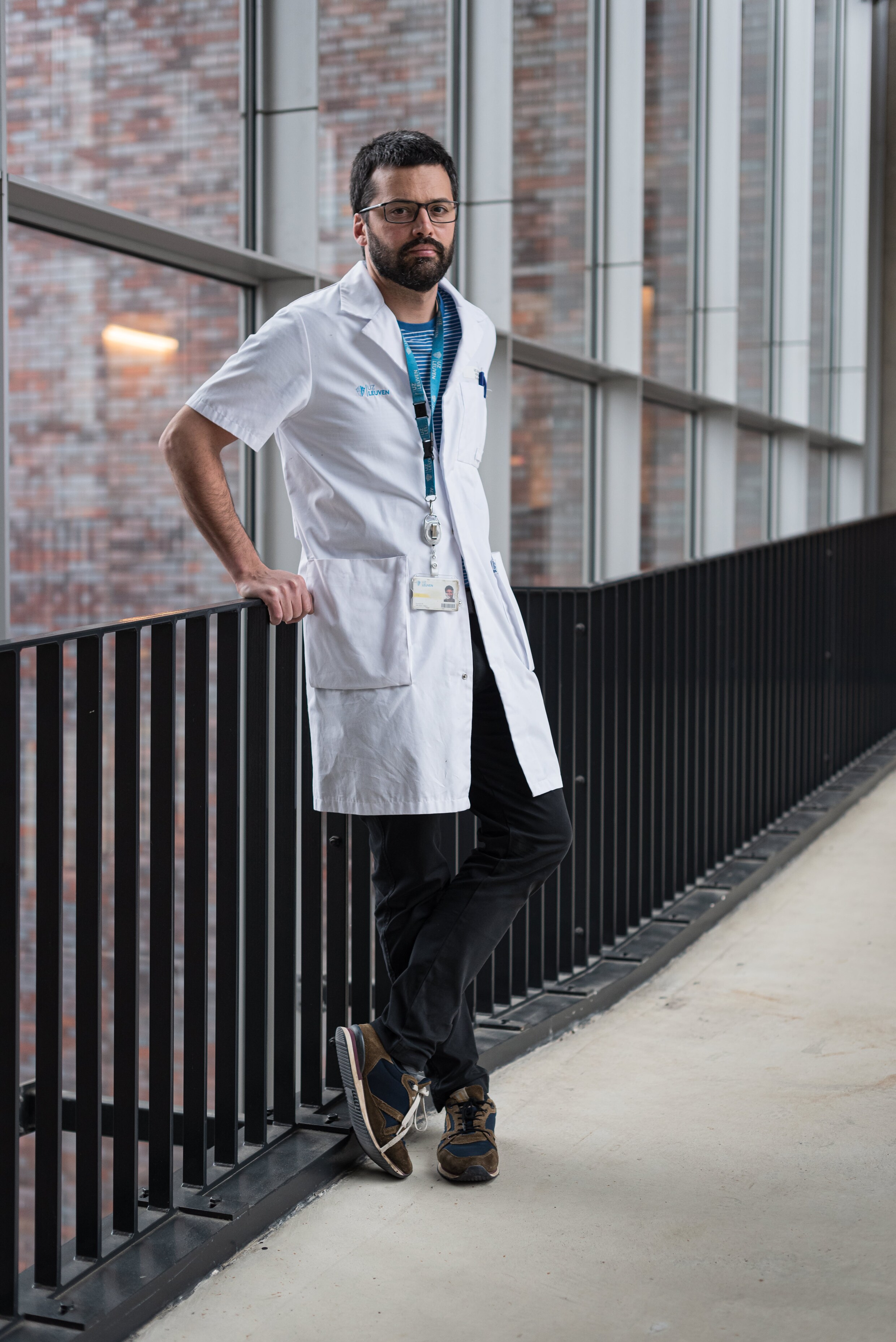 Viroloog Emmanuel André: ‘Ik sluit niet uit dat we opnieuw in lockdown ...