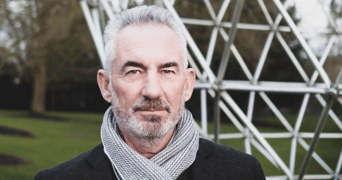 Econoom Tim Jackson: ‘Ons welzijn won eindelijk van het geld’ | De Morgen