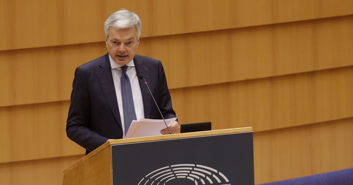 ‘De relatie tussen Reynders en de NMBS: maffieuze praktijken’ | De Morgen