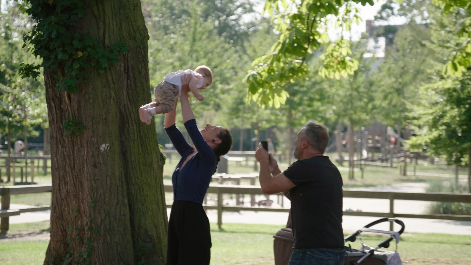 Waarom is ‘Dertigers’ zo’n succes? ‘Het is een soort ramptoerisme’ | De ...