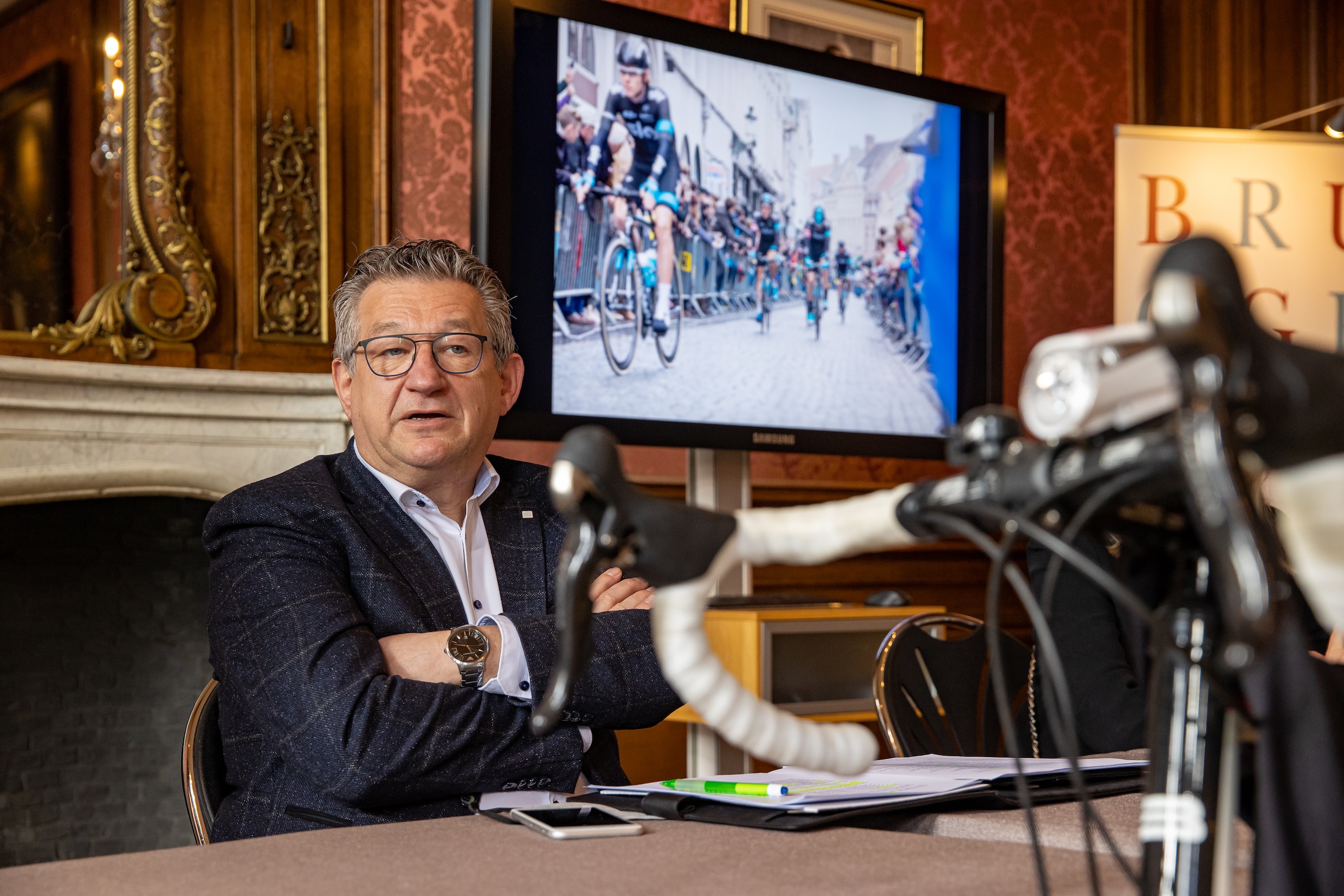 Burgemeester Brugge wil inreisbeperkingen voor Chinezen om ...