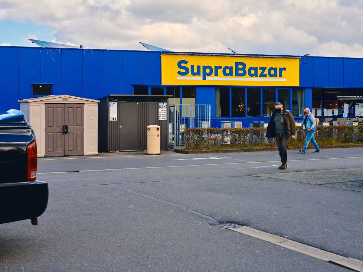 Logotipo De Supra Bazar