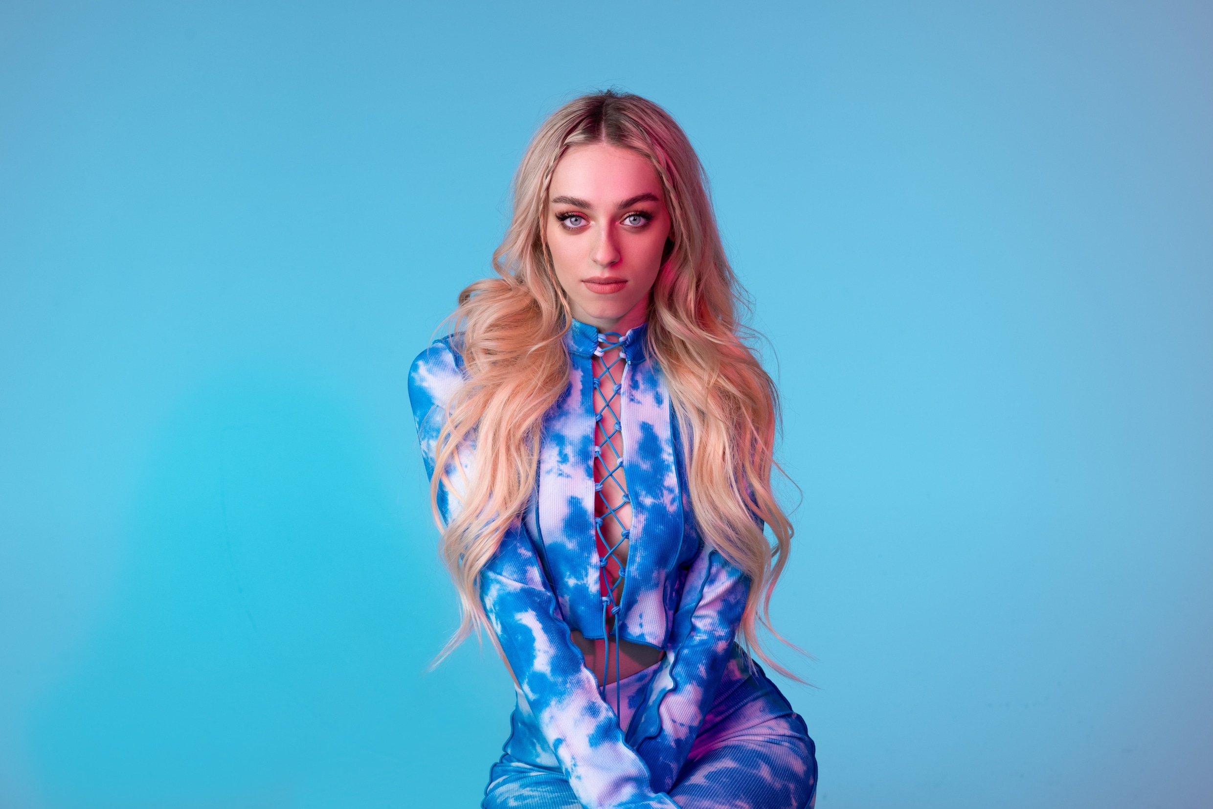 Waar eindigt het voor Camille Dhont? ‘Ze is gemaakt voor het popsterrenleven’ | De Morgen