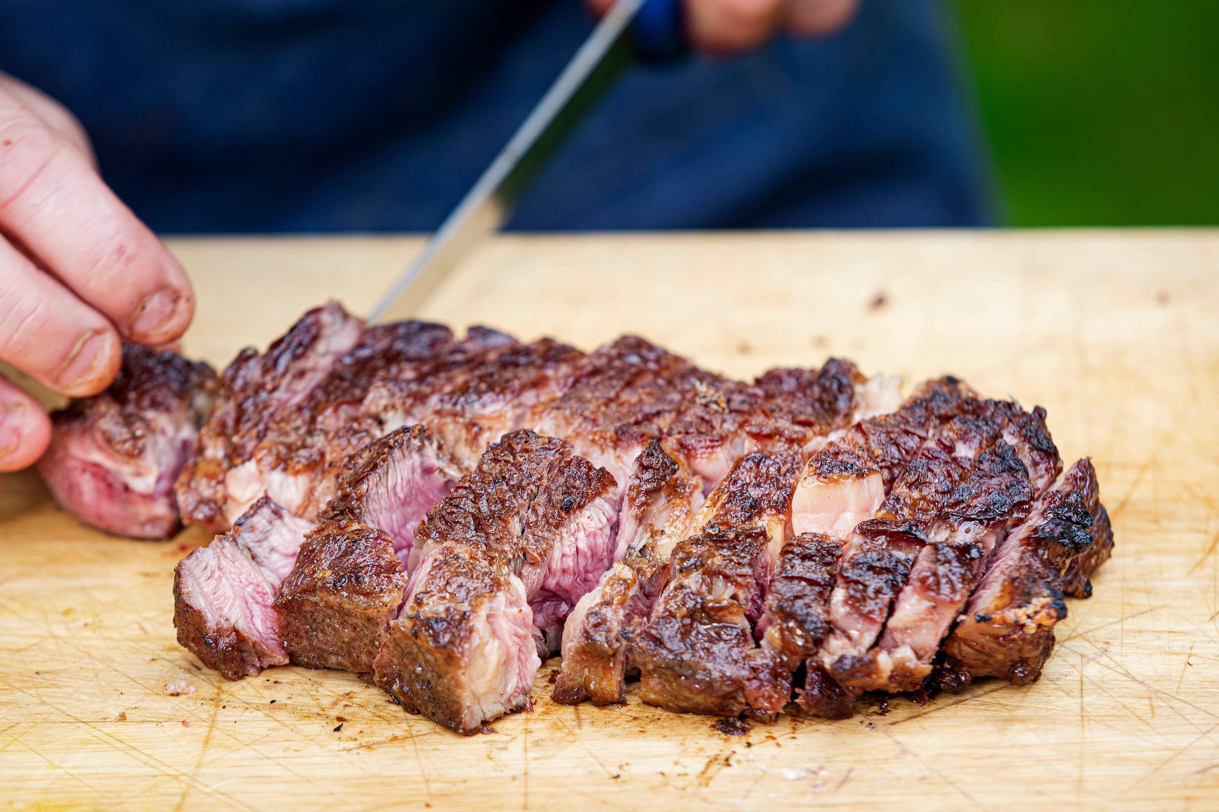 ‘Als je daarmee grilt, heb je zwart vlees’: de 10 beste barbecuetips ...