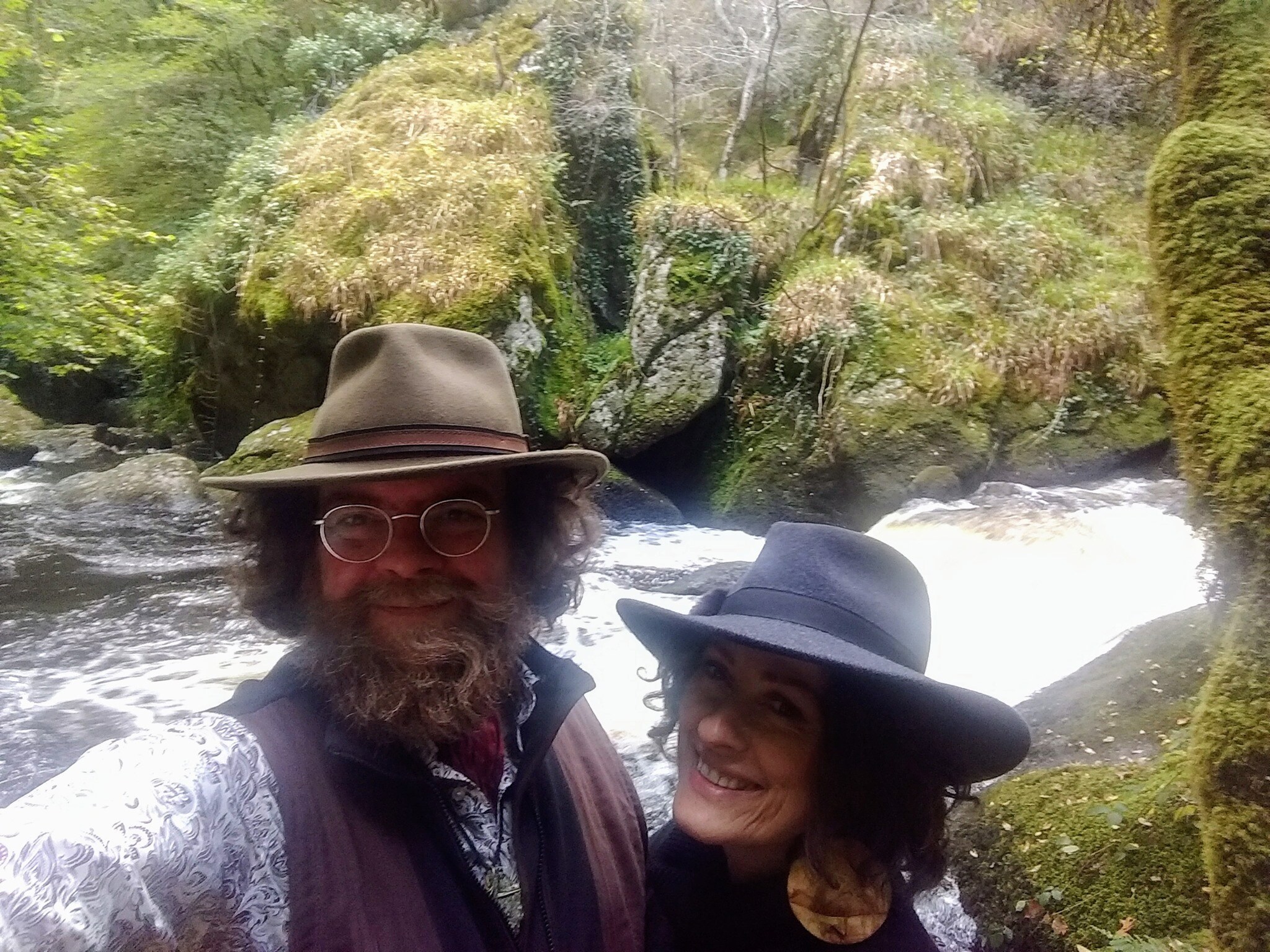 Schrijver Jeroen Olyslaegers over zijn mythische reis naar Avalon ...