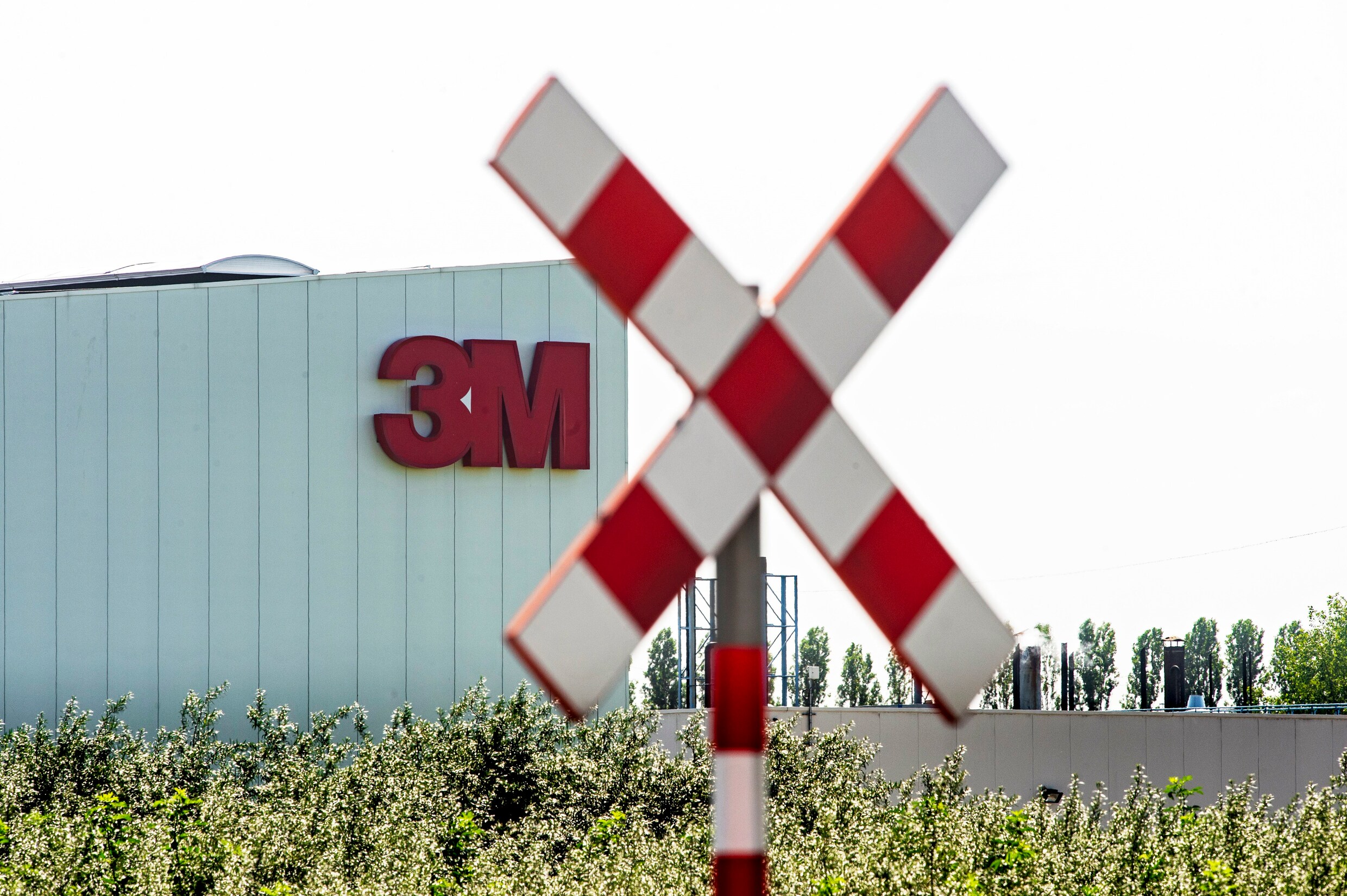 Ook Groen wilde geld uitdelen aan 3M, tot tweemaal toe | De Morgen