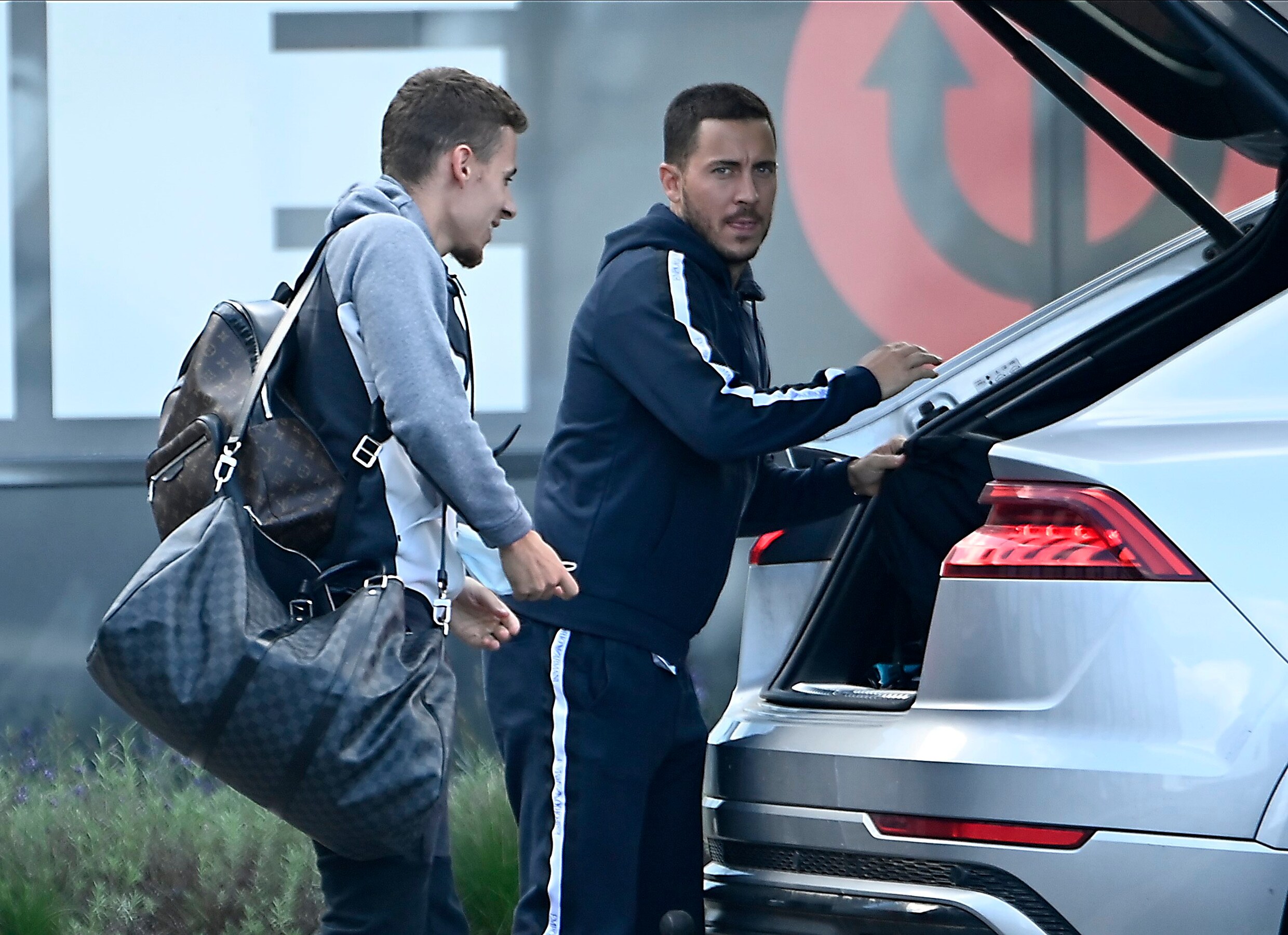 Heeft Thorgan Hazard vandaag écht een hogere marktwaarde dan zijn broer ...