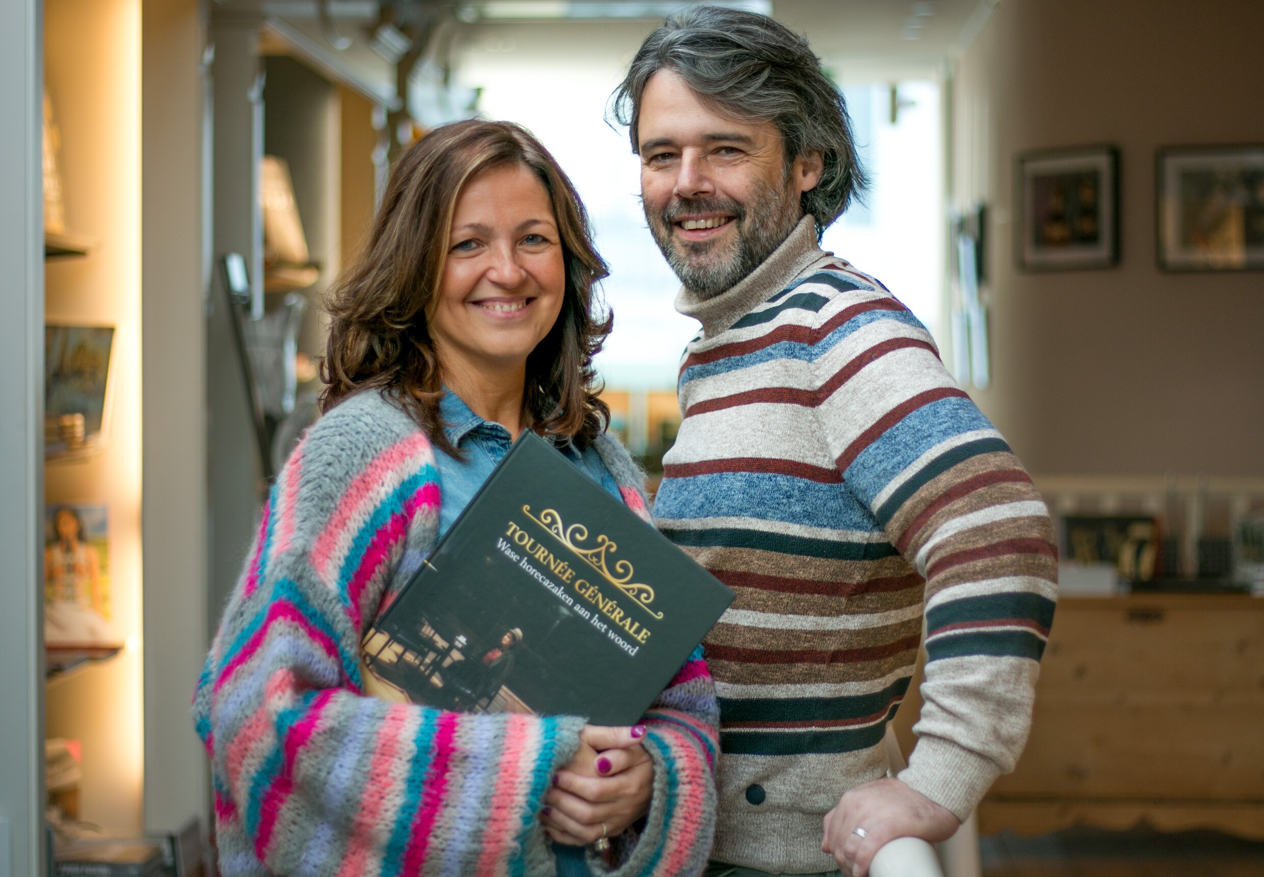 ‘Steeds meer schrijvers geven zelf hun boeken uit’: toppers en trends ...
