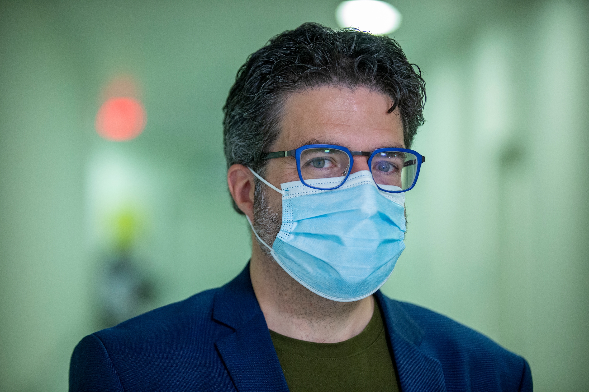 Steven Van Gucht: ‘Het is niet het moment om naar elkaar te wijzen en ...