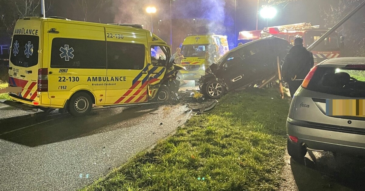 Drie tieners overleden na zwaar ongeval met ambulance in Nederland: fles lachgas gevonden | De ...
