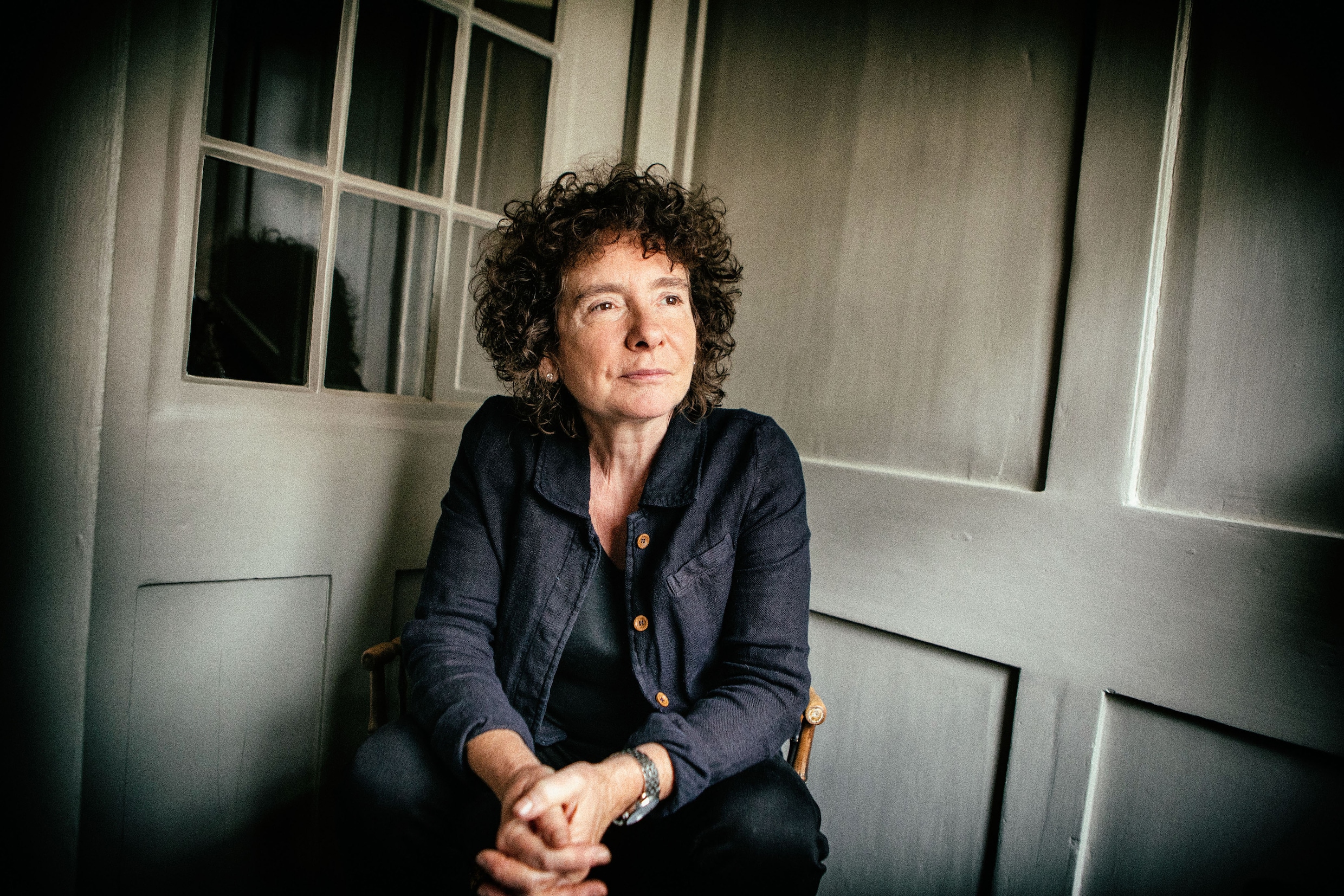 ‘Er komt zeker een hybride soort mensen’: Brits auteur Jeanette ...