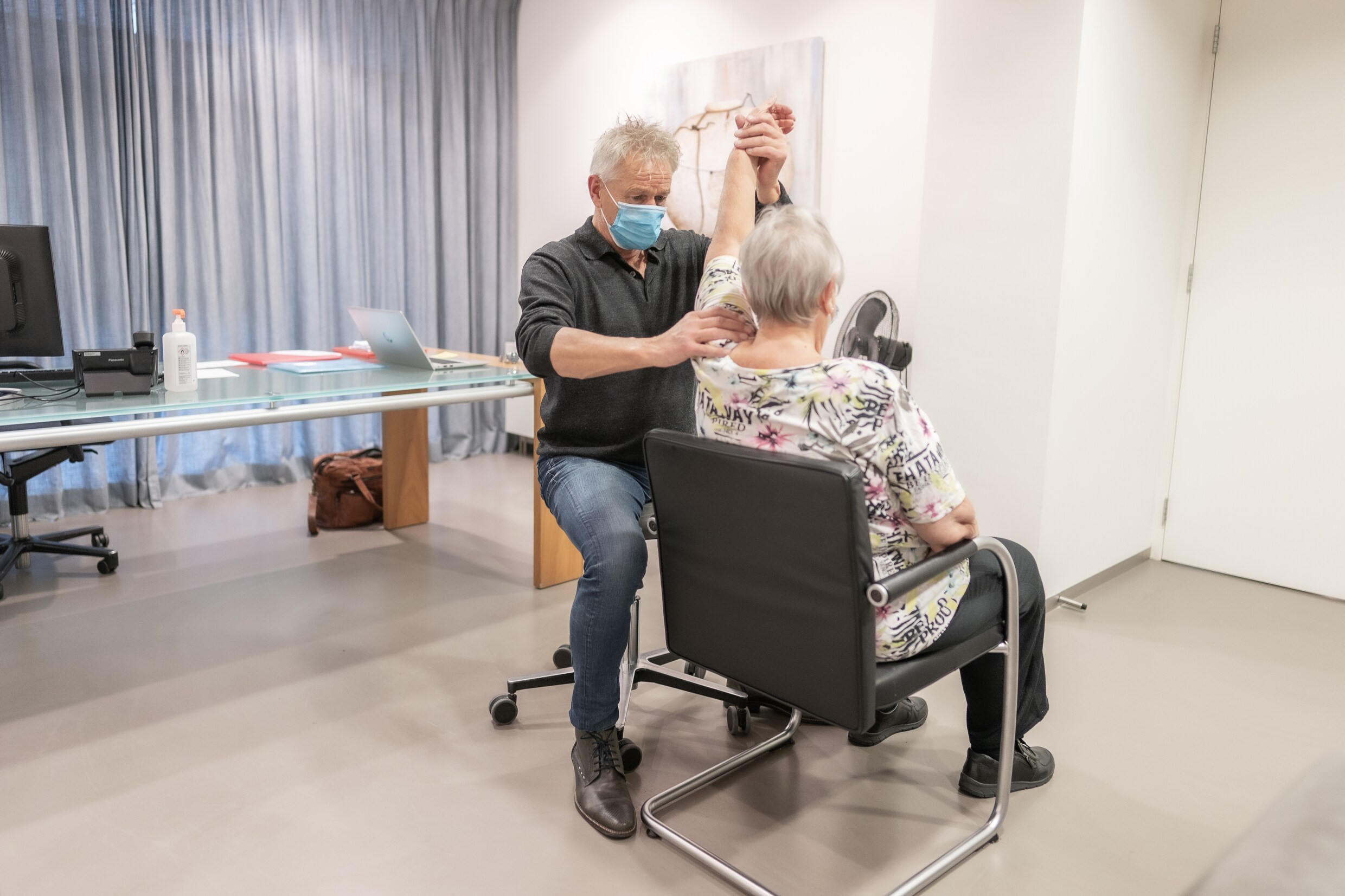 Hangen de kosten van uw doktersbezoek straks af van uw inkomen? ‘Sterkste schouders kunnen zich ...