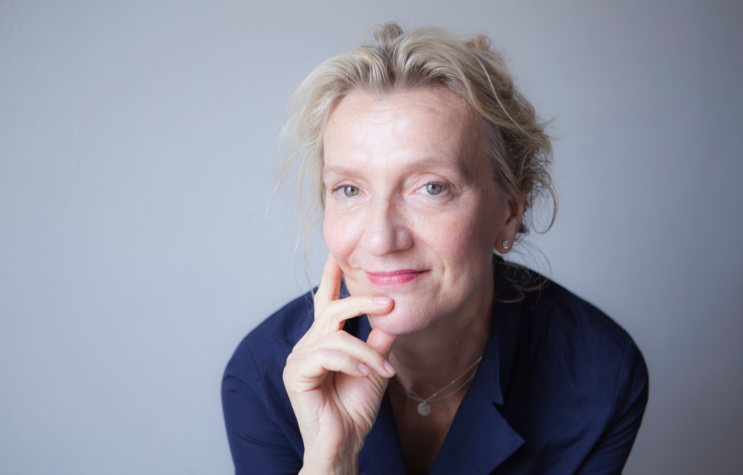 Je kindertijd blijft altijd aan je plakken, laat Elizabeth Strout in ...