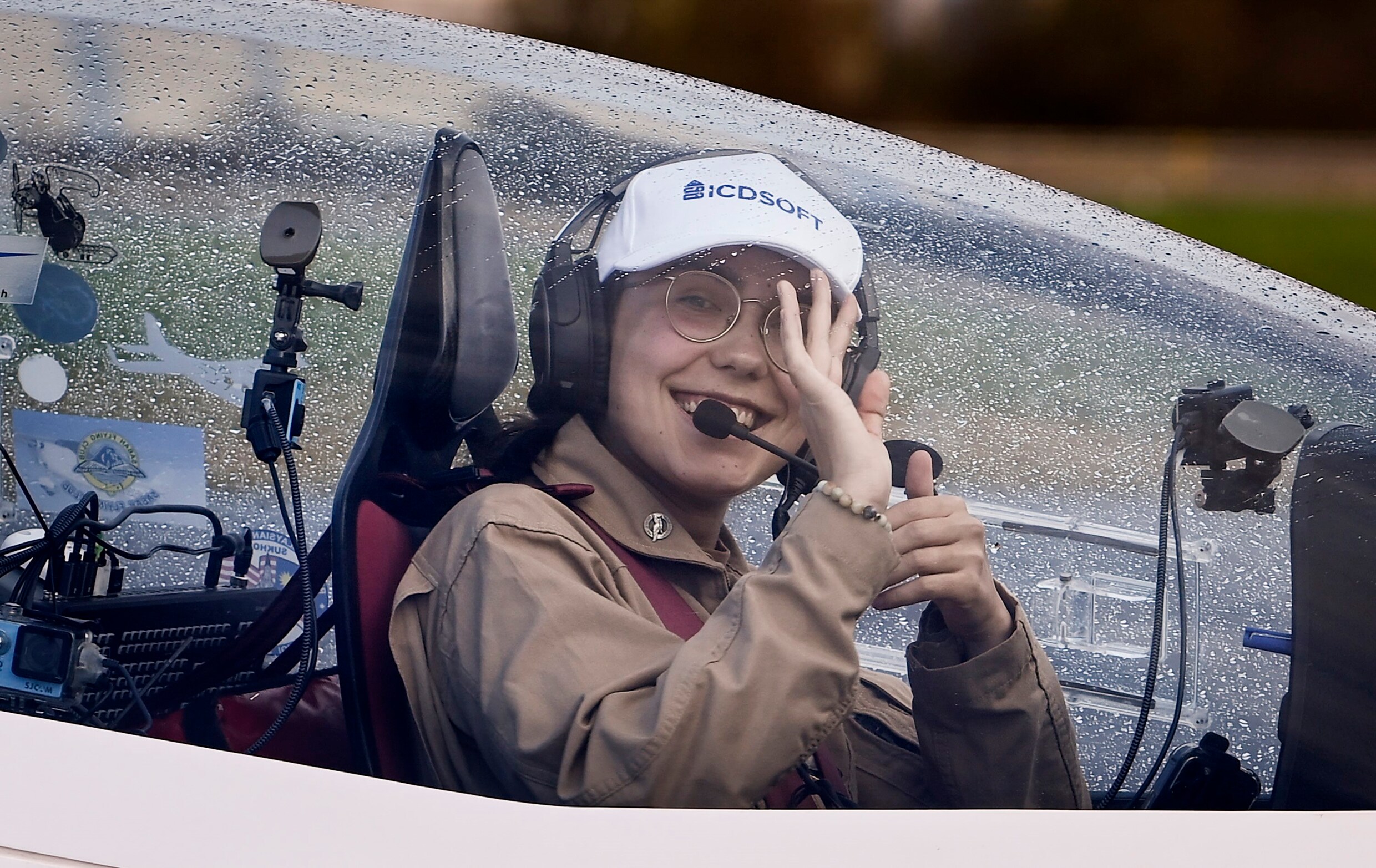 ‘Mijn volgende droom is astronaut worden’: Zara Rutherford (19) na haar ...