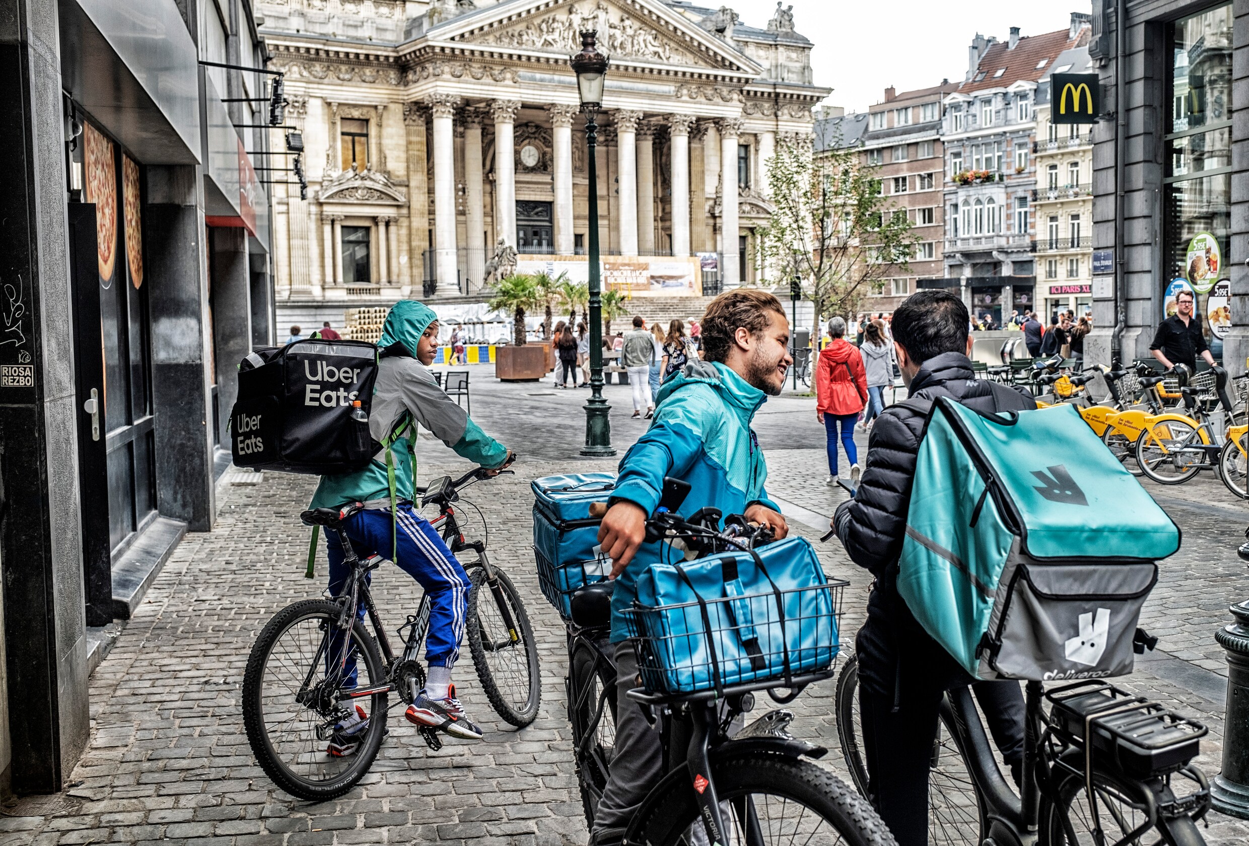 Na jarenlange onderhandelingen: (fiets)koeriers krijgen betere ...