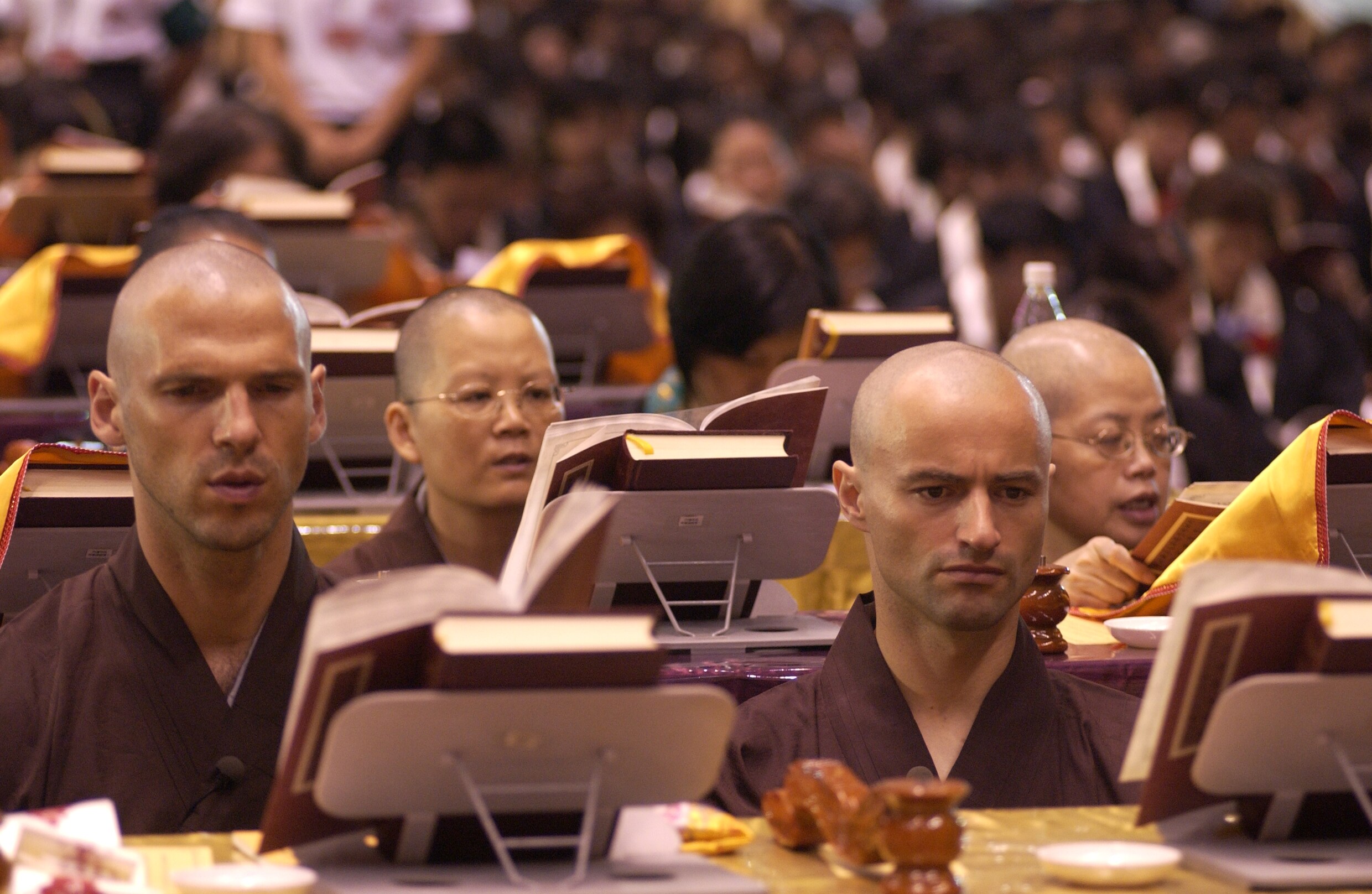 Acteur Dimitri Leue over de reis van zijn leven: karma tanken in Taiwan ...