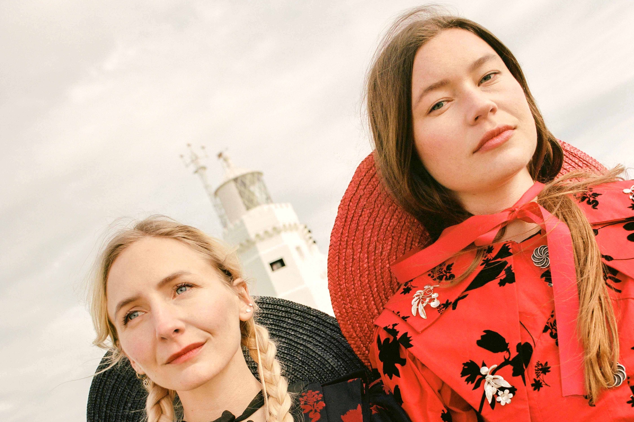 Wet Leg, dé hype van het moment: ‘De liedjes die we schrijven zijn heus ...