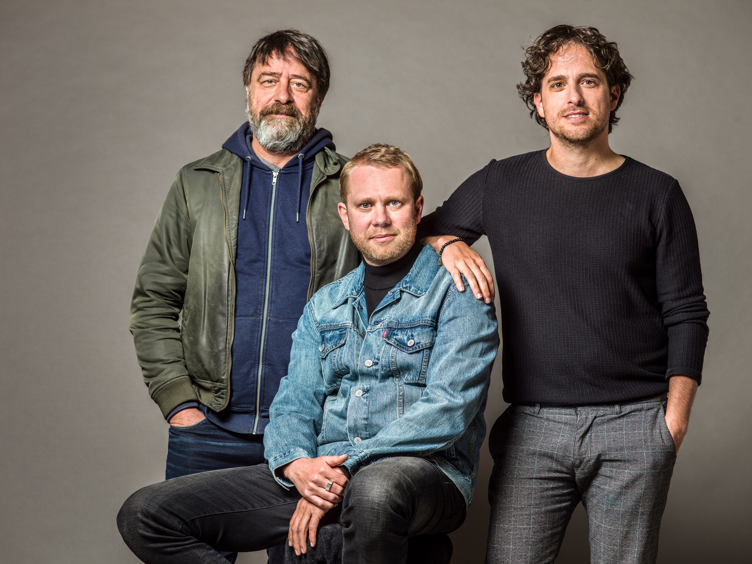 De acteurs uit ‘Nonkels’: ‘Buiten onze stedelijke bubbel, gebruiken ...