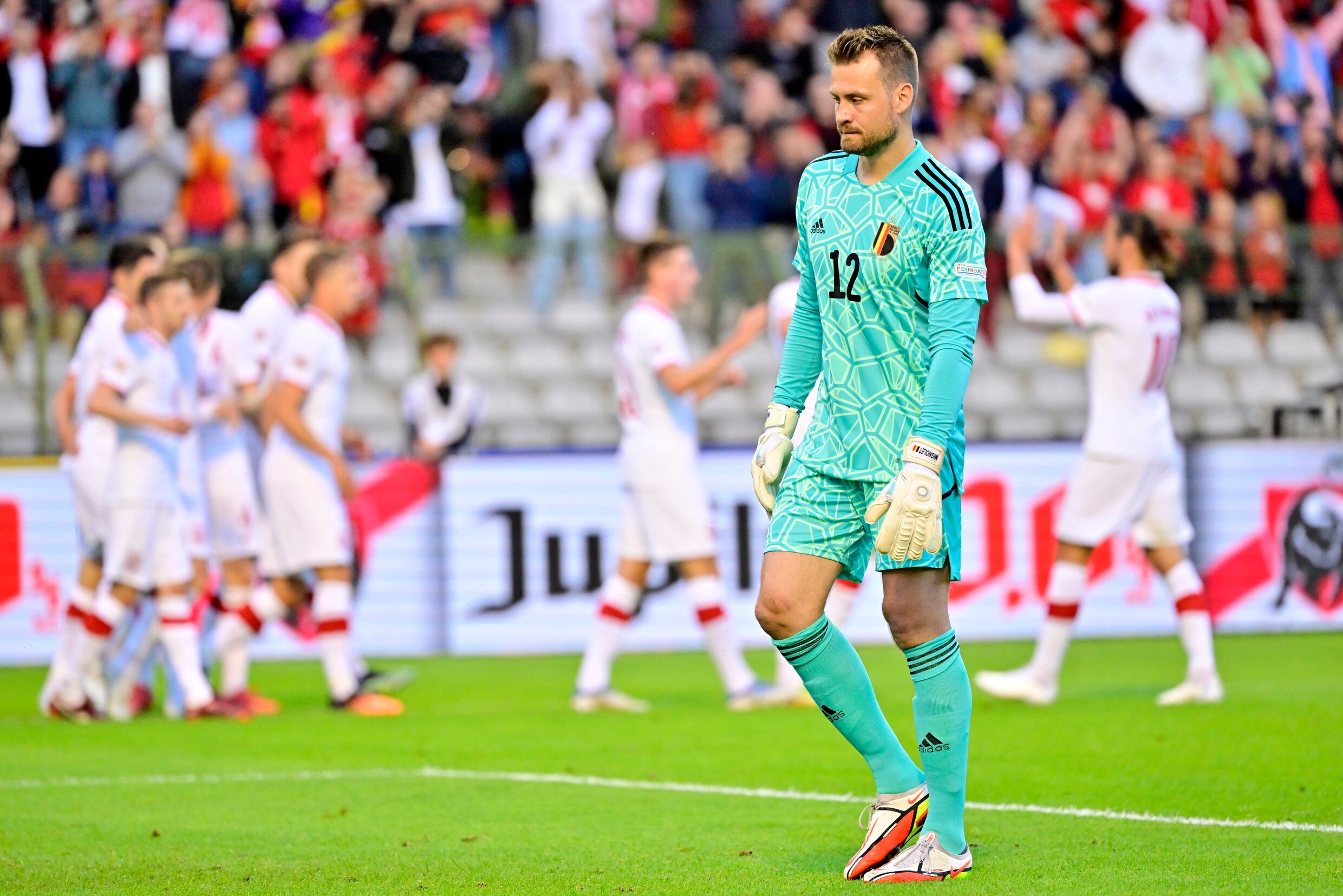 Simon Mignolet overweegt om te stoppen als Rode Duivel: ‘Het weegt op ...