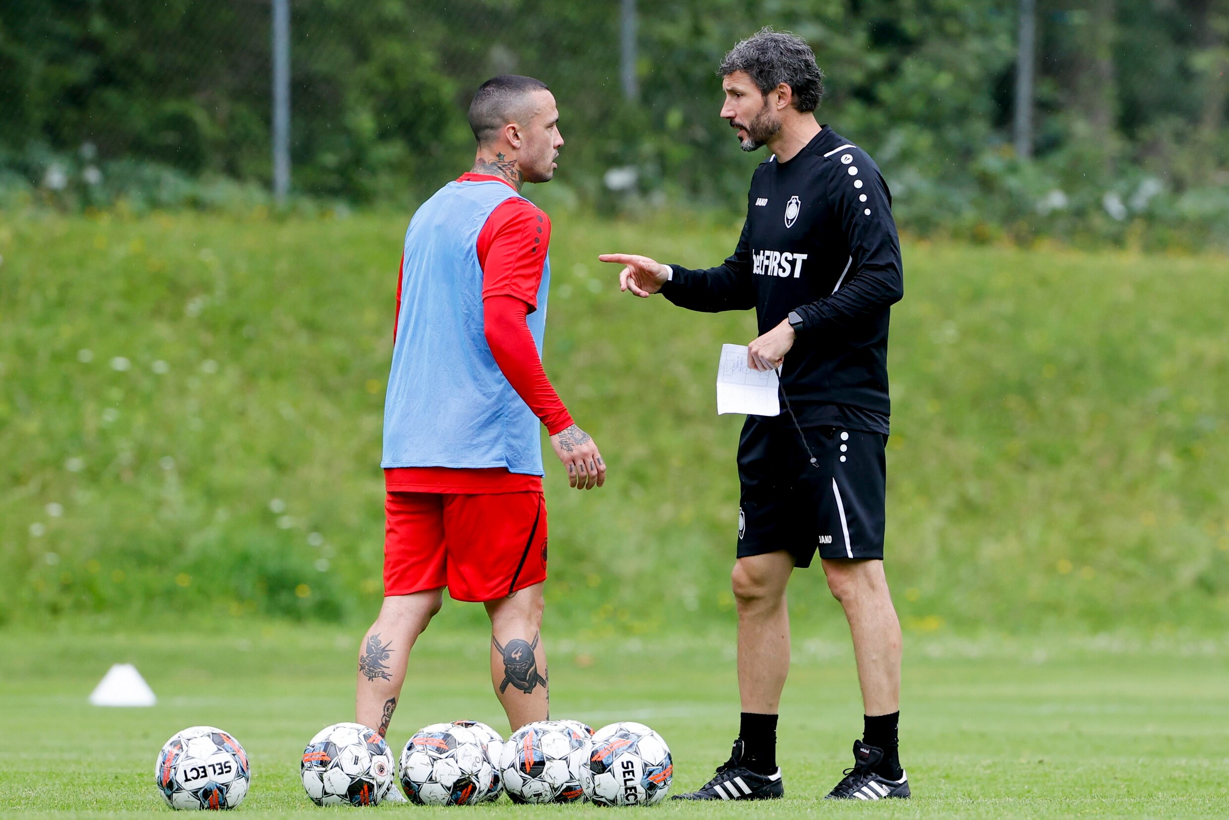 ‘Nainggolan paste niet in de omgeving die Van Bommel wil creëren’ | De Morgen