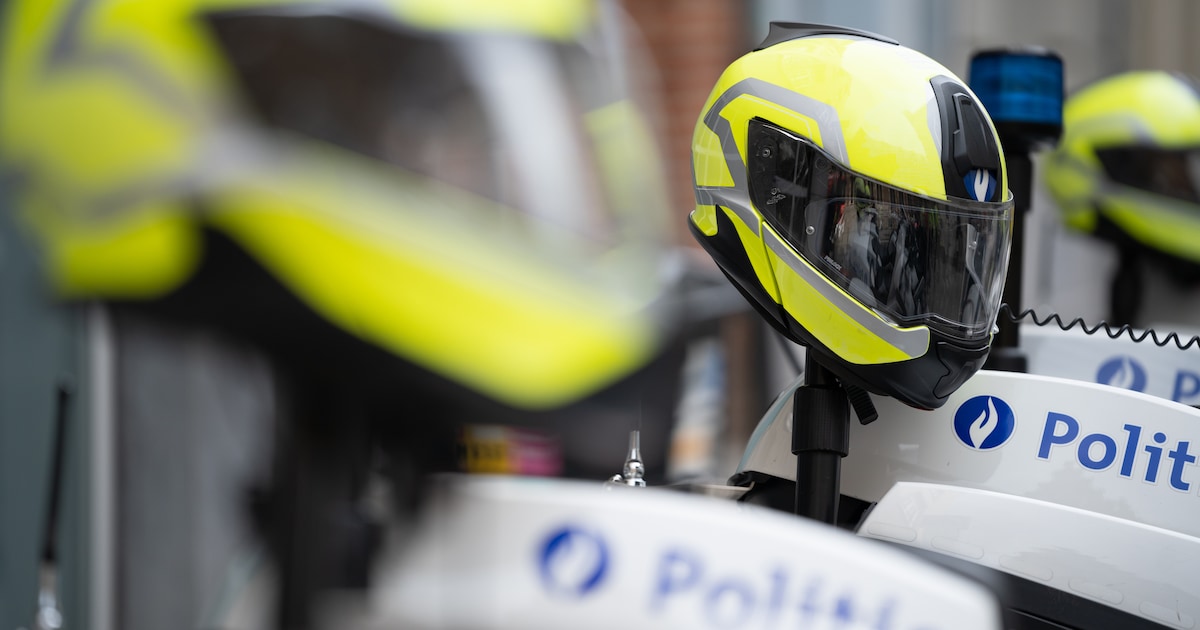 Politievakbonden grijpen naar de grote middelen: hele maand zonder ...