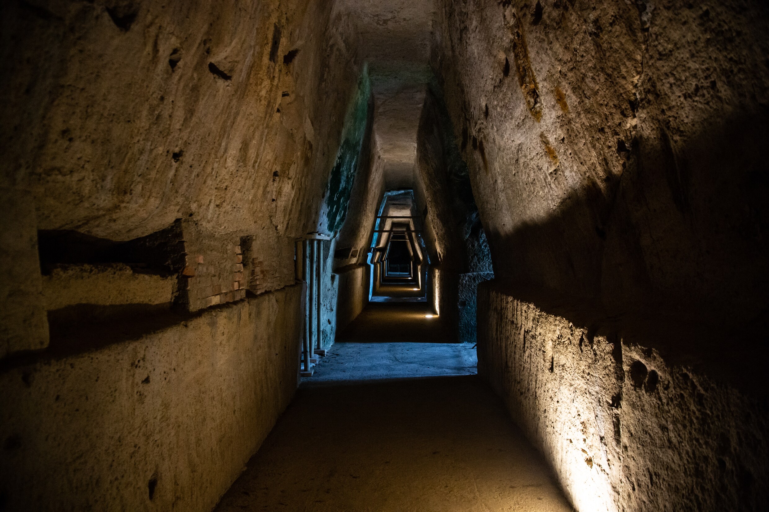 Steencirkels, grotten en fossielen: op reis in Europa met de ...