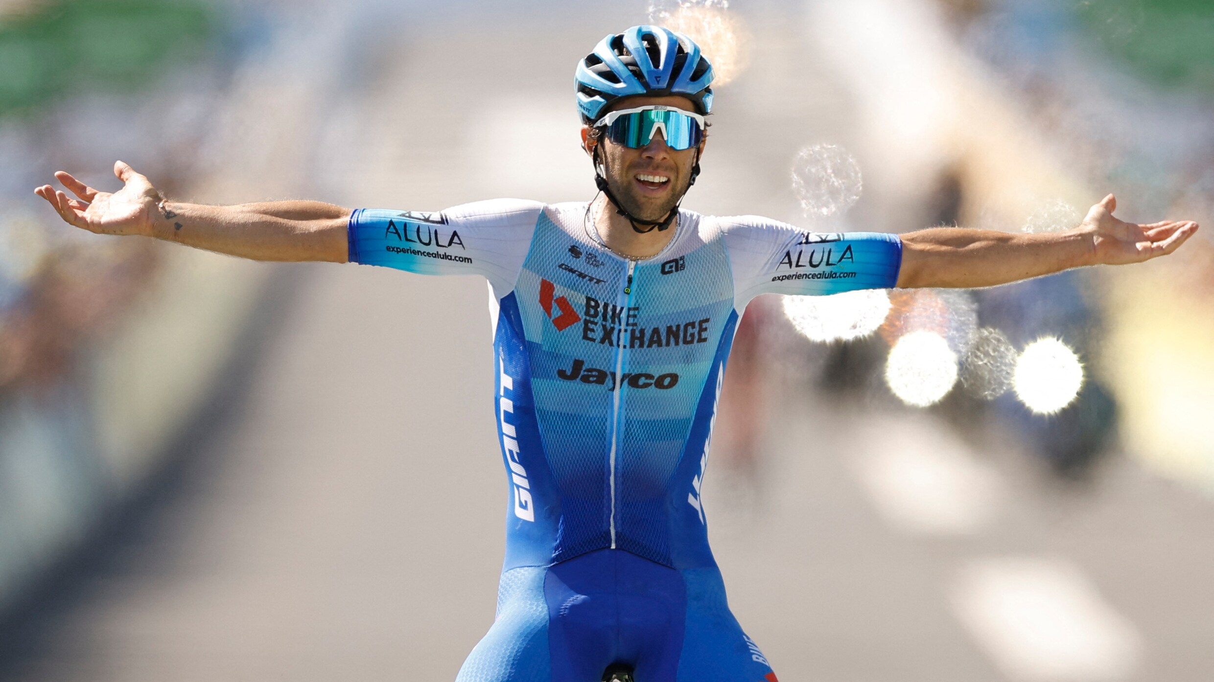 Australiër Michael Matthews wint veertiende etappe in de Tour na ...