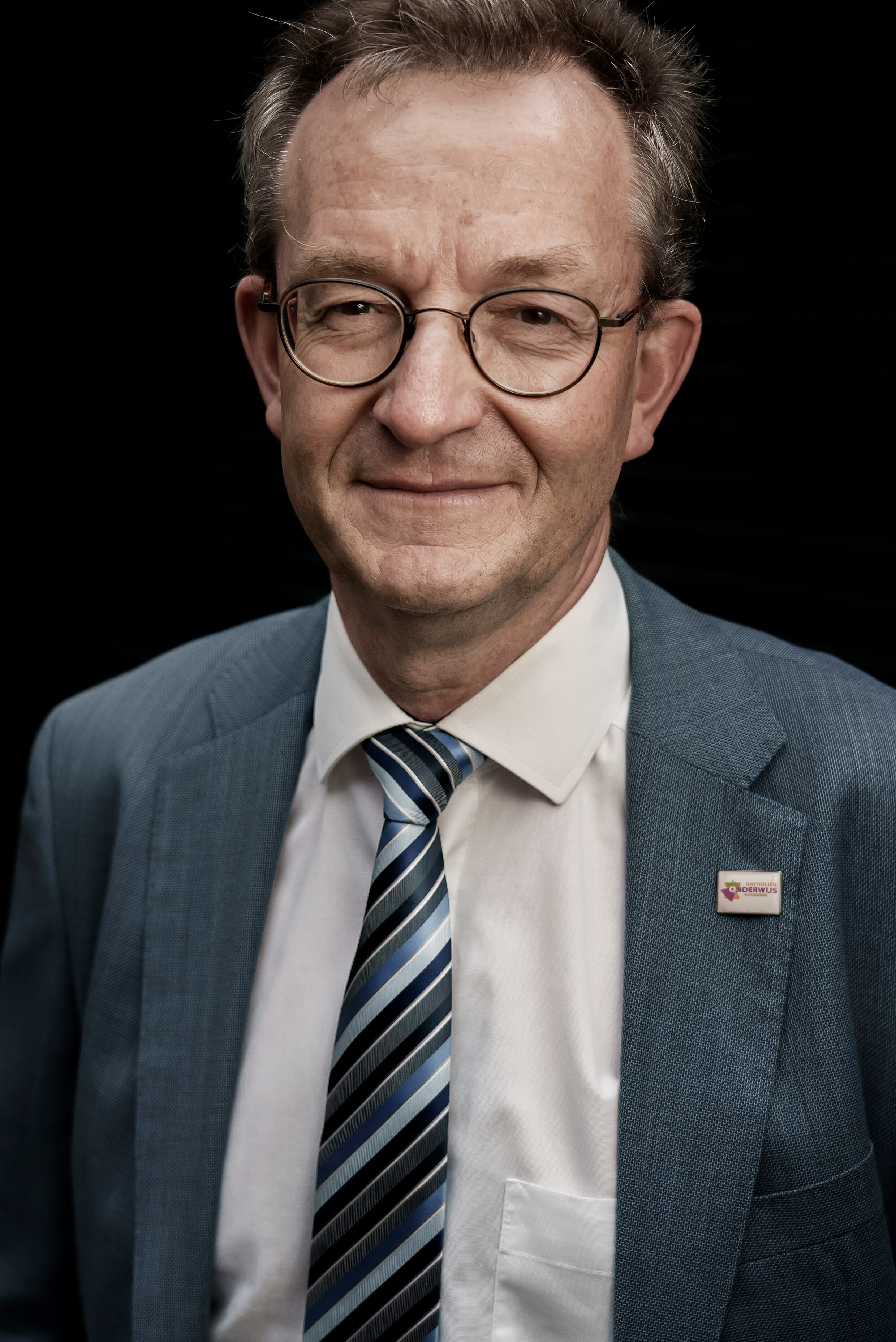 Waar zijn de gediplomeerde leerkrachten die niet voor de klas staan ...