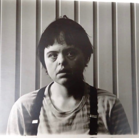 Lieve Joris schrijft tedere hommage aan overleden zus met downsyndroom ...