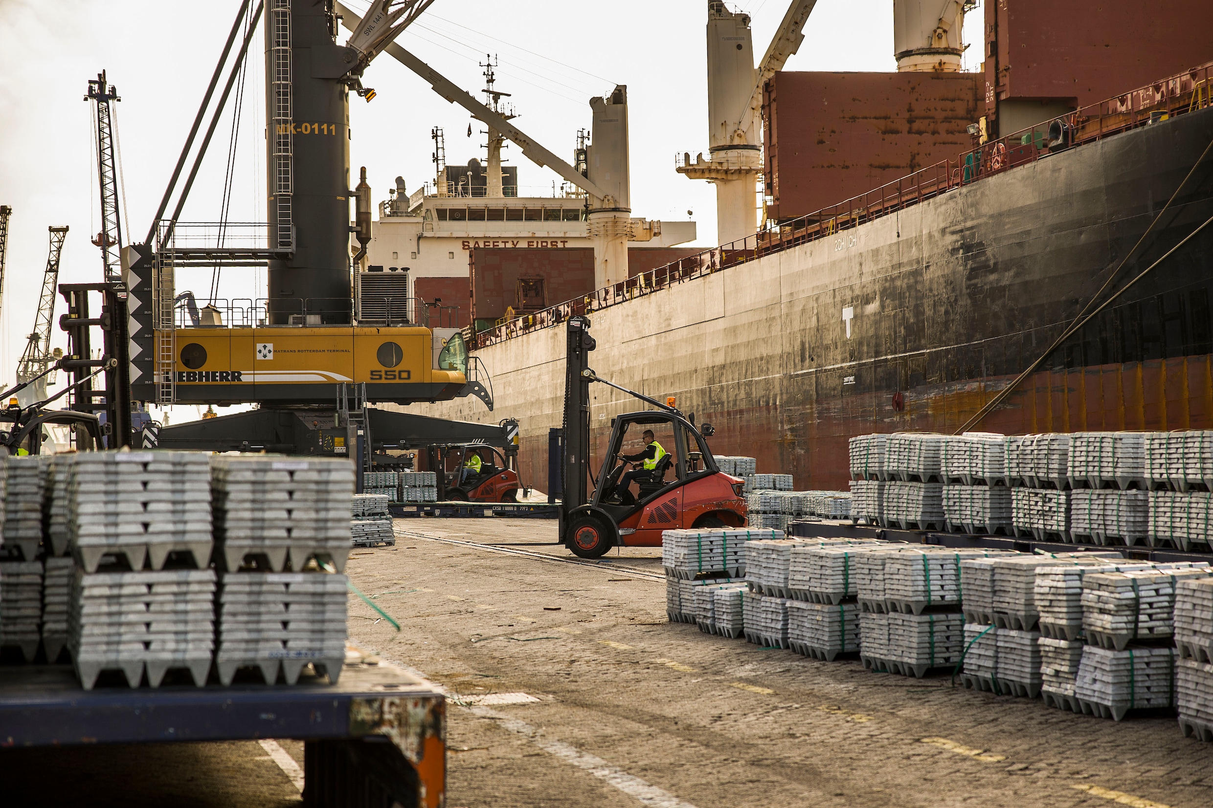 Wat kunnen we leren van de strijd tegen drugs in de Rotterdamse haven ...